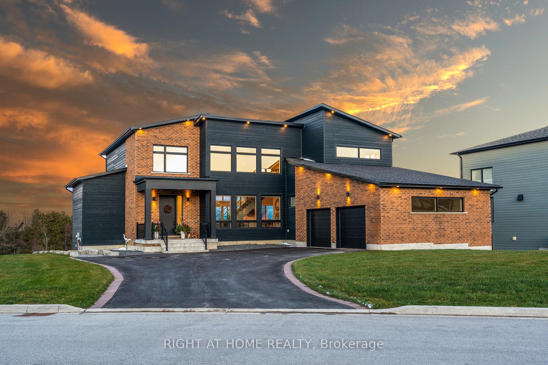 101 Sladden Court, Blue Mountains, ON N0H 2P0