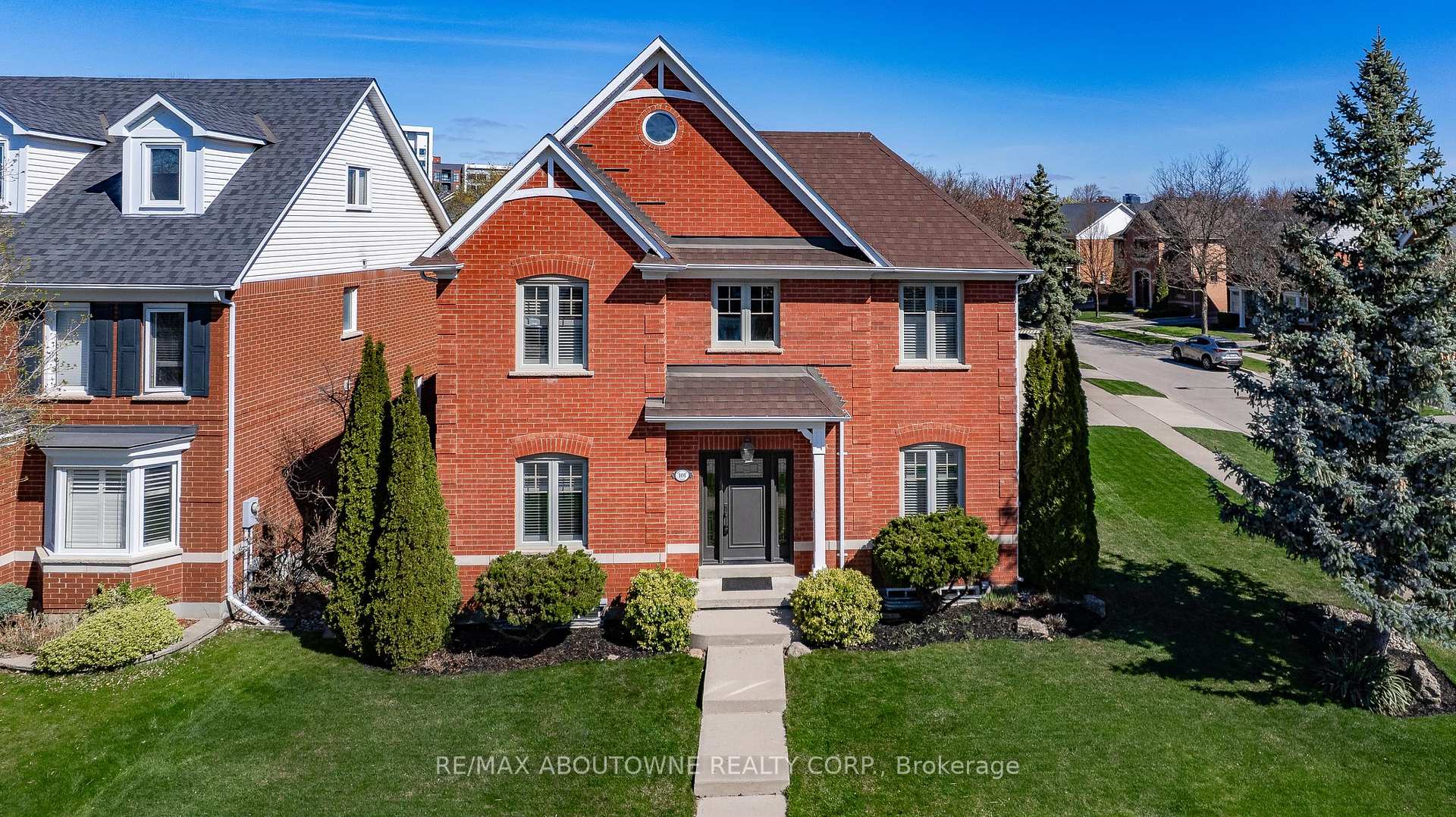 101 Westchester Road, Oakville, ON L6H 6H8