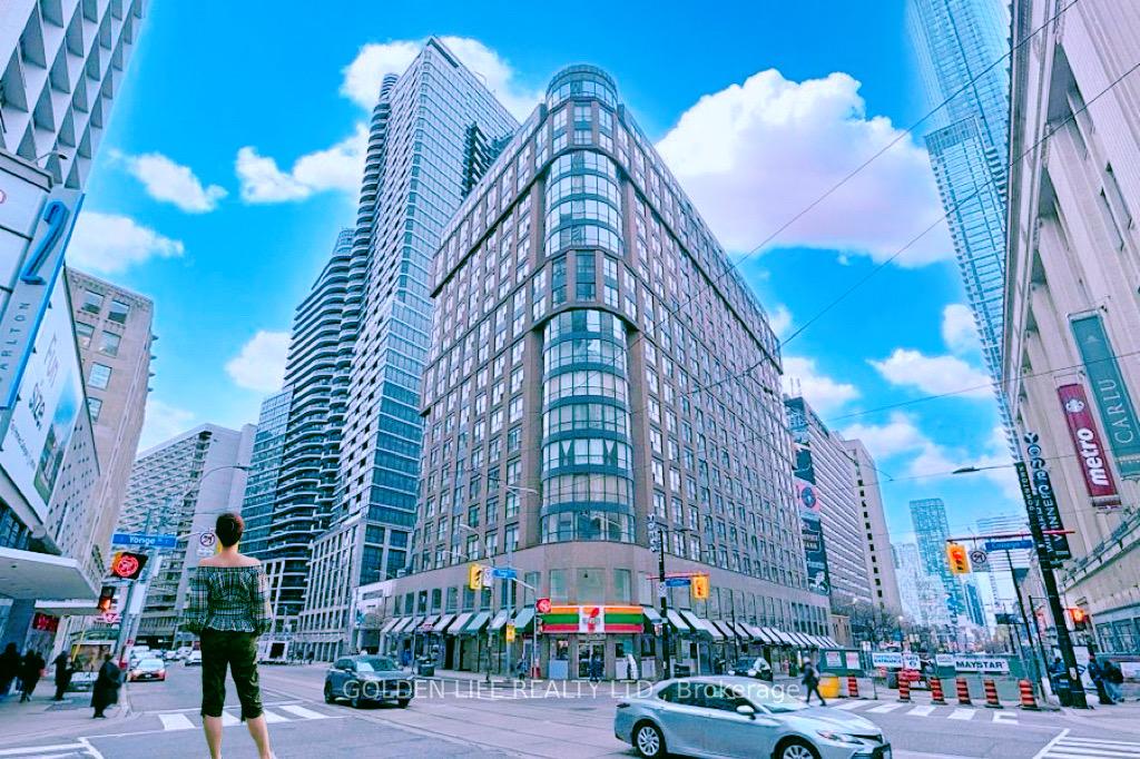 1010 - 7 Carlton Street, Toronto, ON M5B 2M3