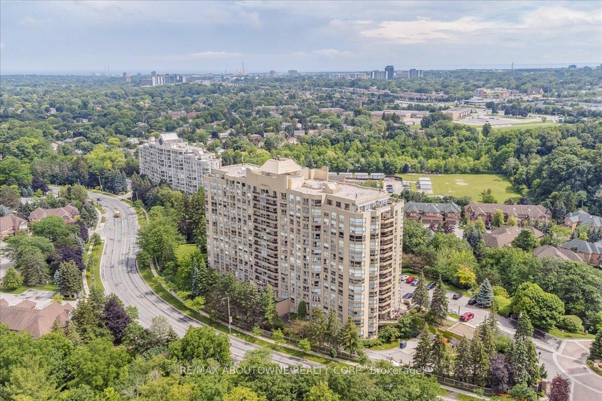 1011 - 1800 The Collegeway, Mississauga, ON L5L 5S4