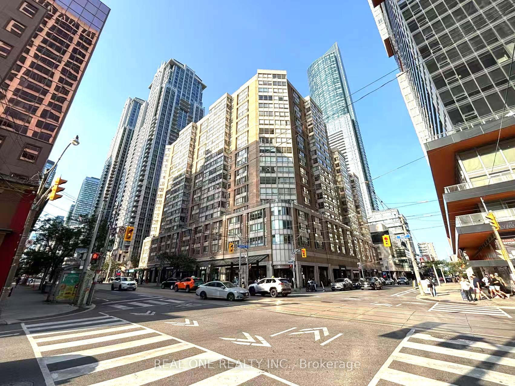 1012 - 711 Bay Street, Toronto, ON M5G 2J8