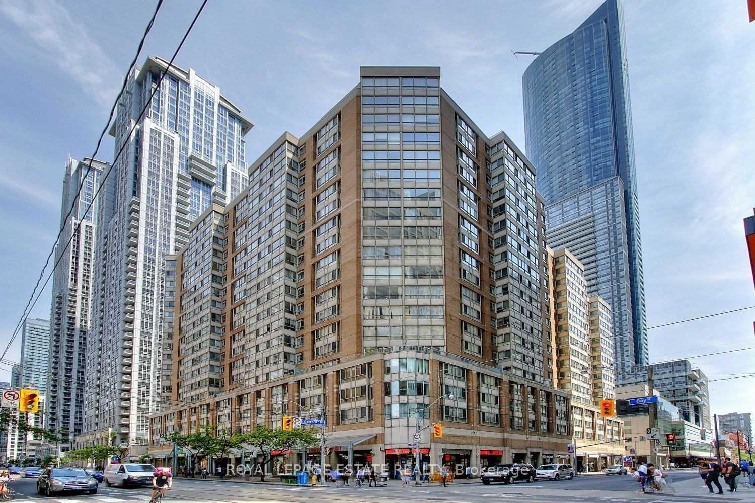 1014 - 711 Bay Street, Toronto, ON M5G 2J8