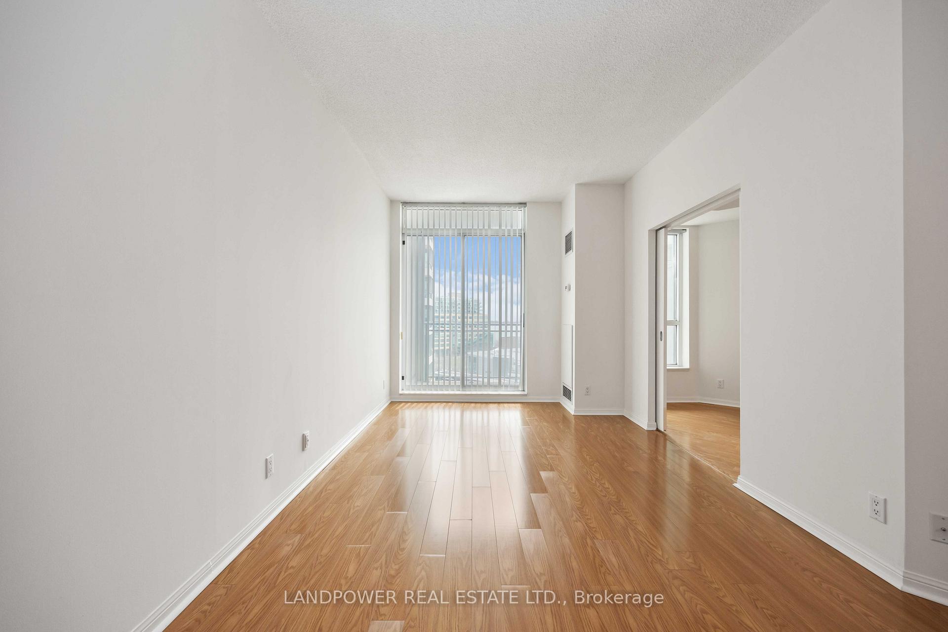 1017 - 230 Queens Quay W, Toronto, ON M5J 2Y7