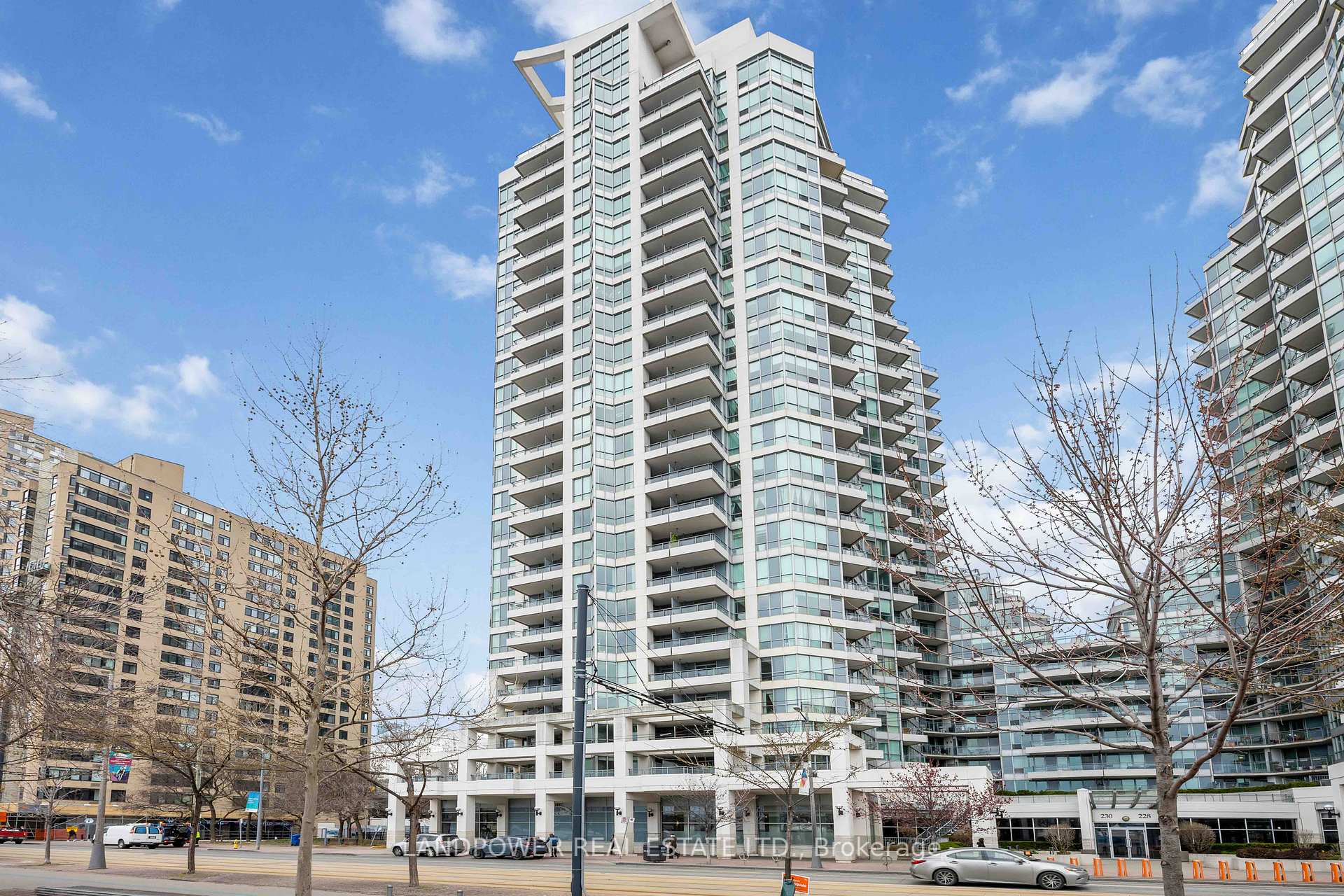 1017 - 230 Queens Quay W, Toronto, ON M5J 2Y7