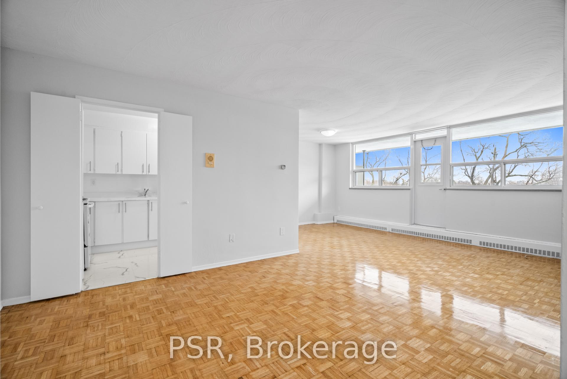 102 - 100 Rowena Drive, Toronto, ON M3A 1P9