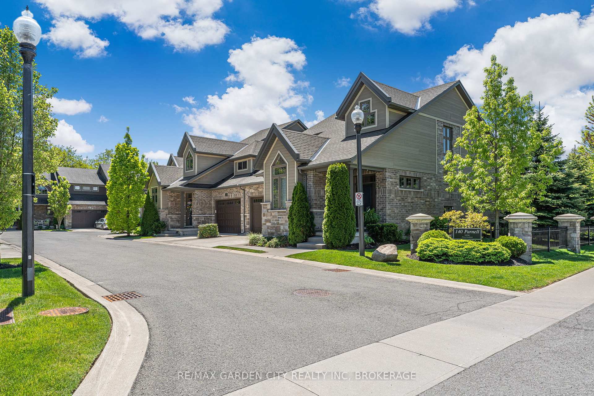 102 - 140 Parnell Road, St. Catharines, ON L2M 1V4