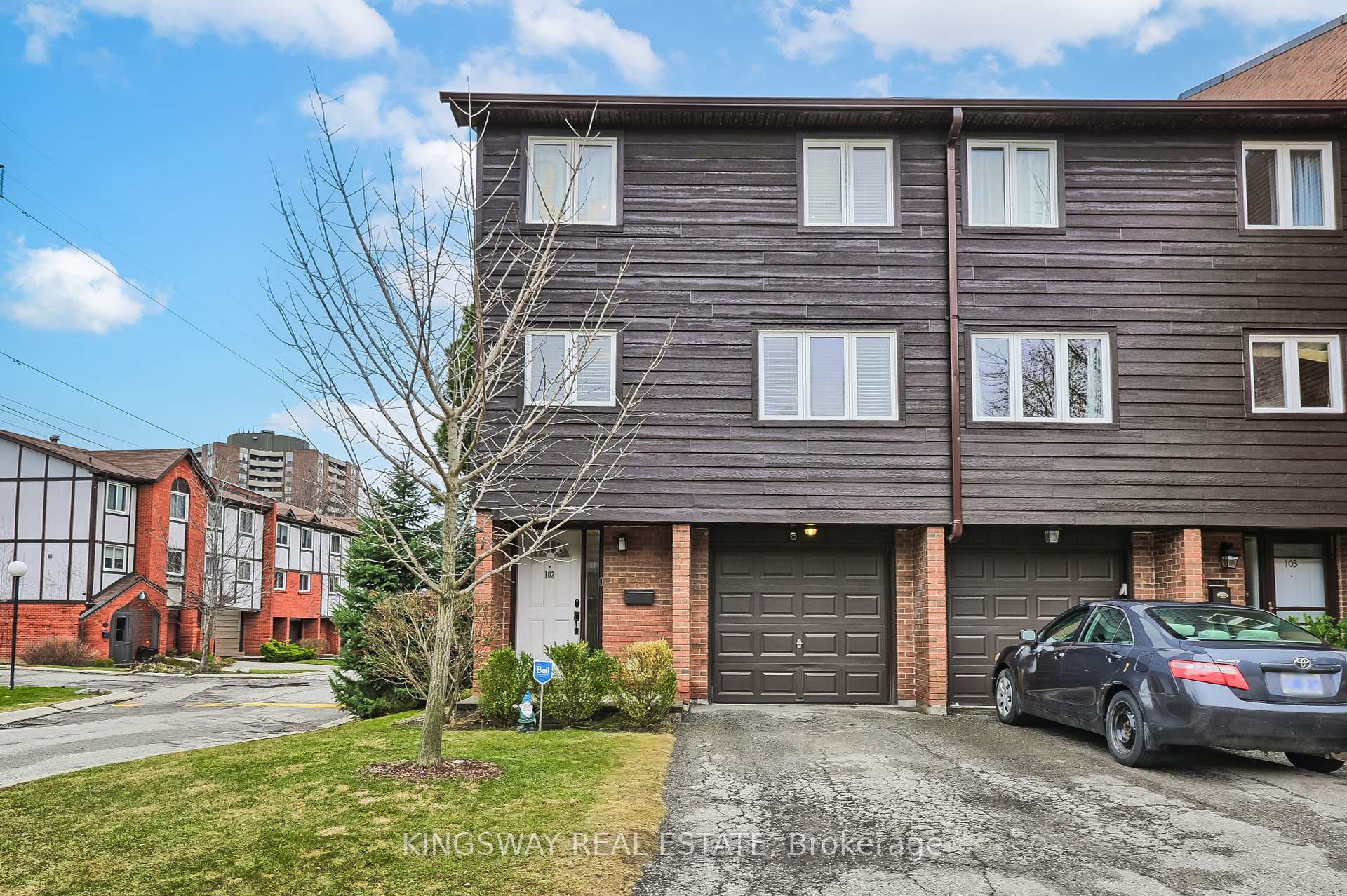 102 - 1755 Rathburn Road E, Mississauga, ON L4W 2M8