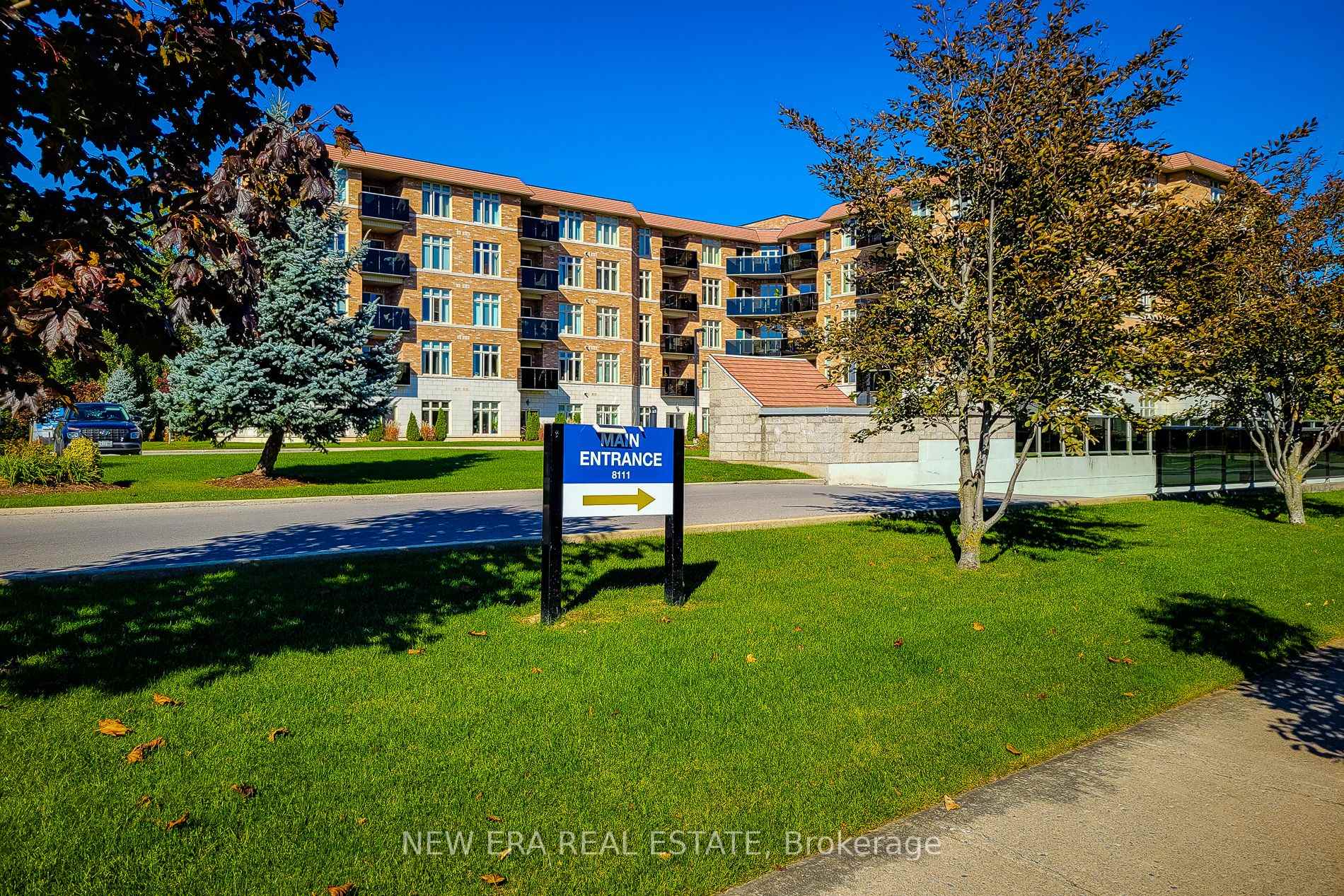 102 - 8111 Forest Glen Drive, Niagara Falls, ON L2H 2Y7