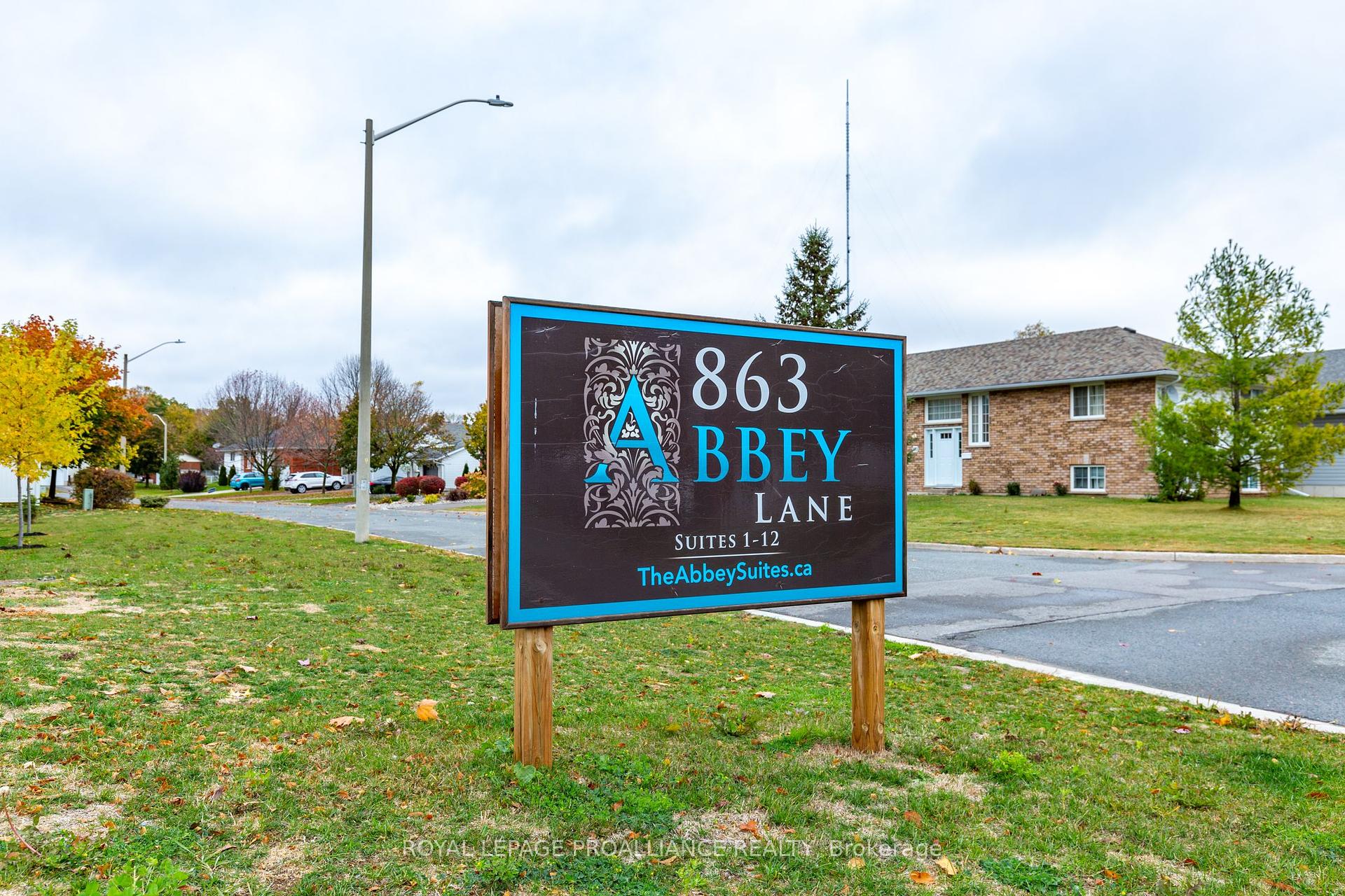 102 - 863 Abbey Lane, Peterborough, ON K9H 0J3