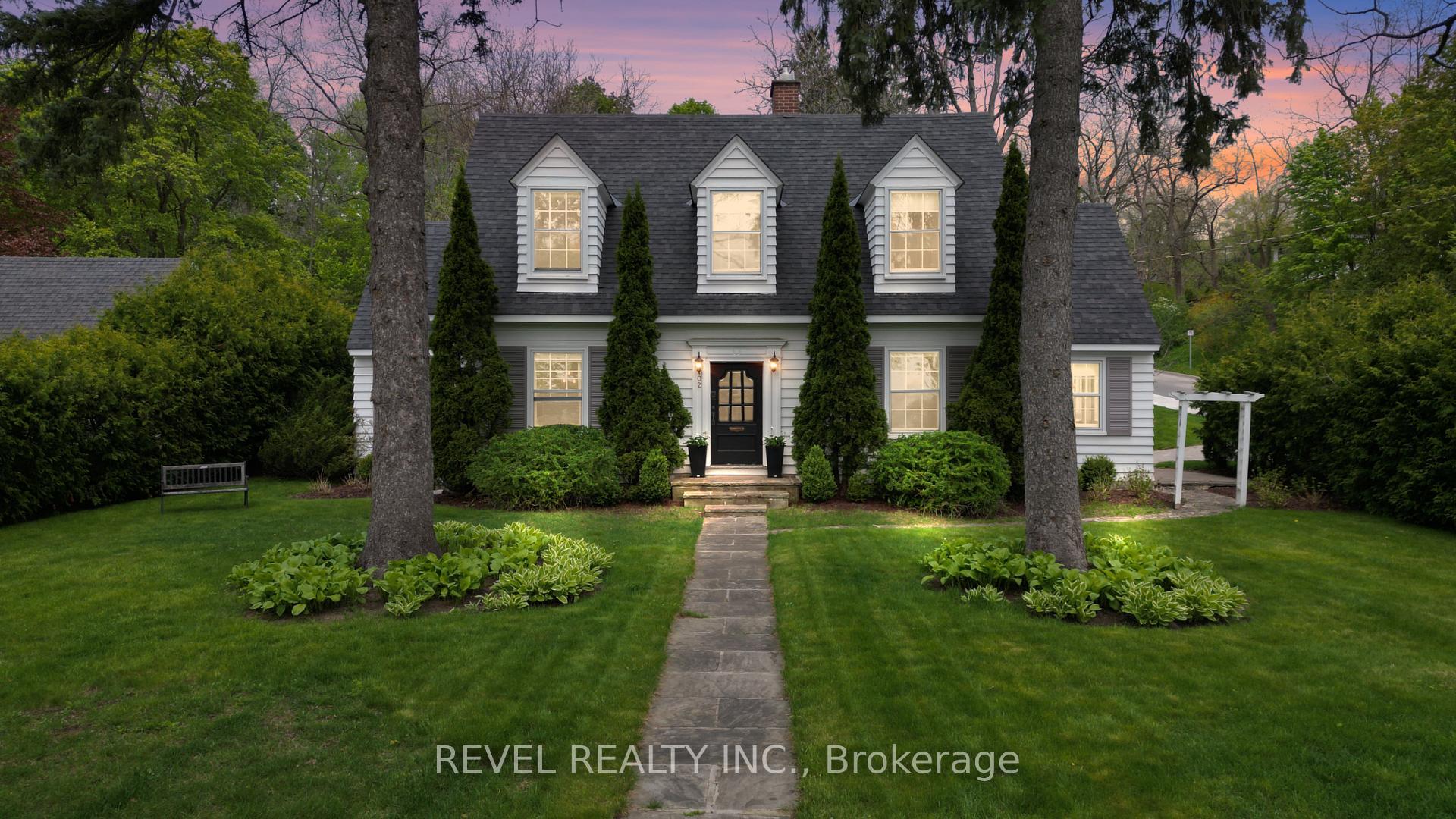 102 Blake Street, Barrie, ON L4M 1J9