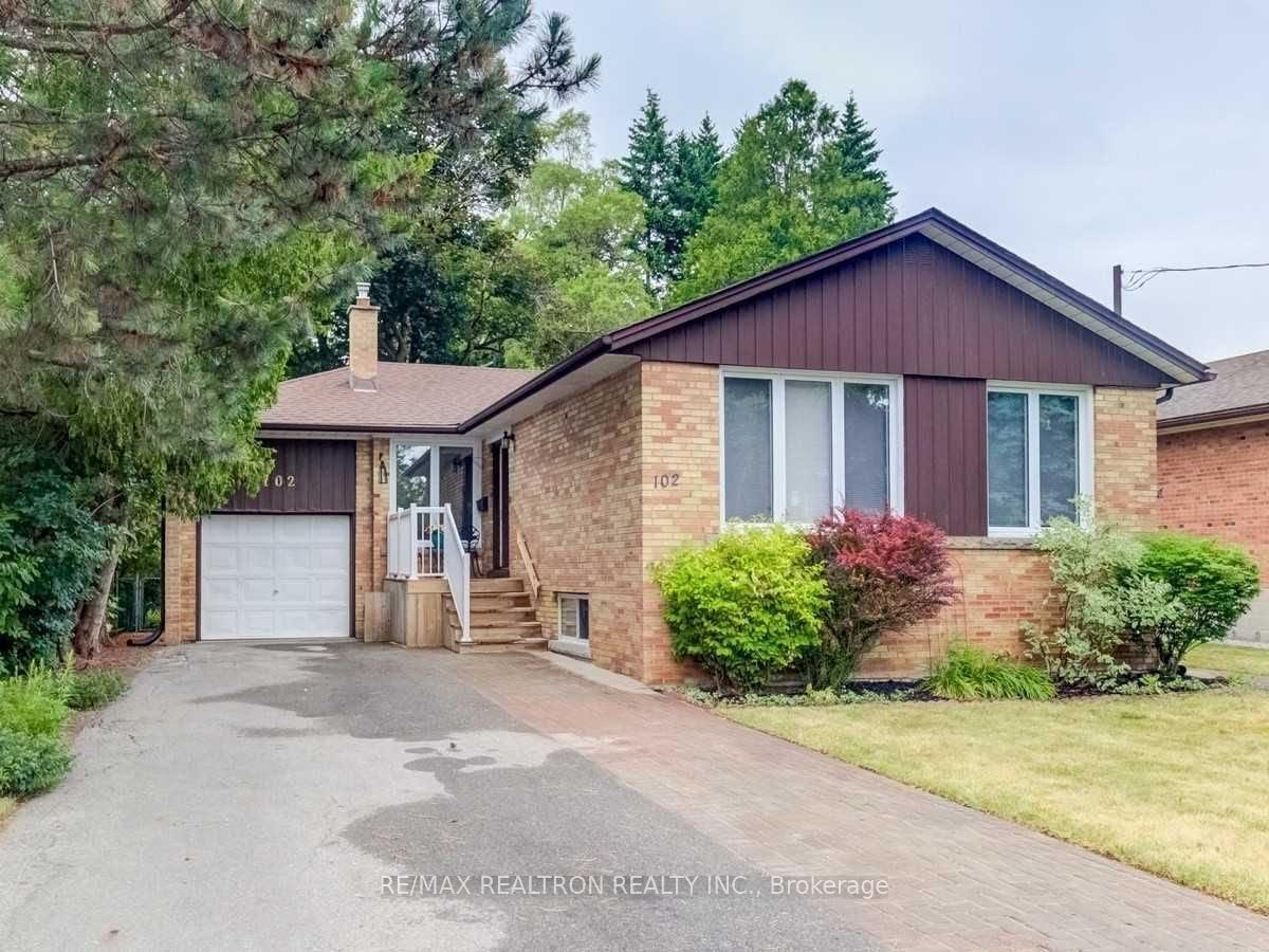 102 Drewry Avenue, Toronto, ON M2M 1C8