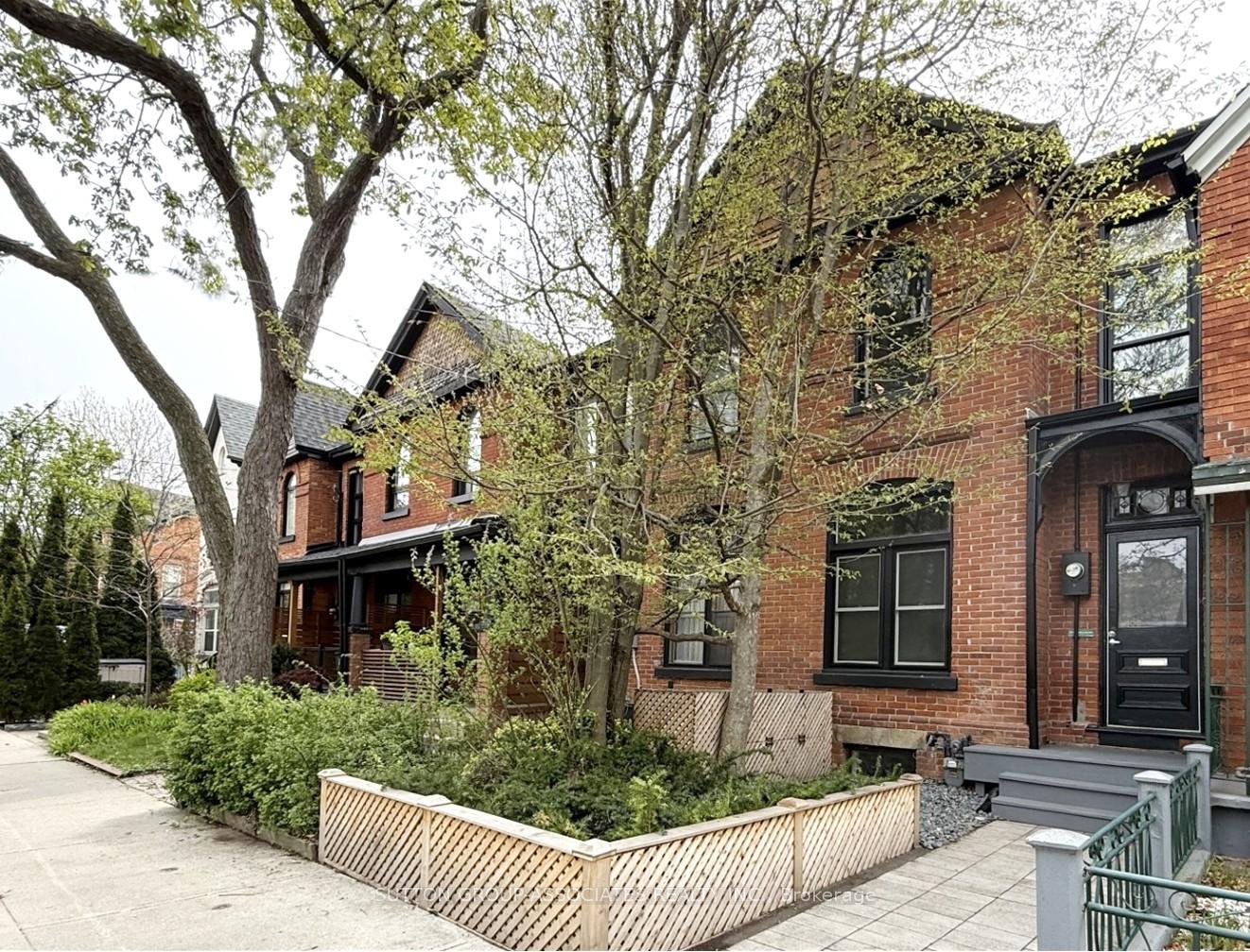 102 Major Street, Toronto, ON M5S 2L2