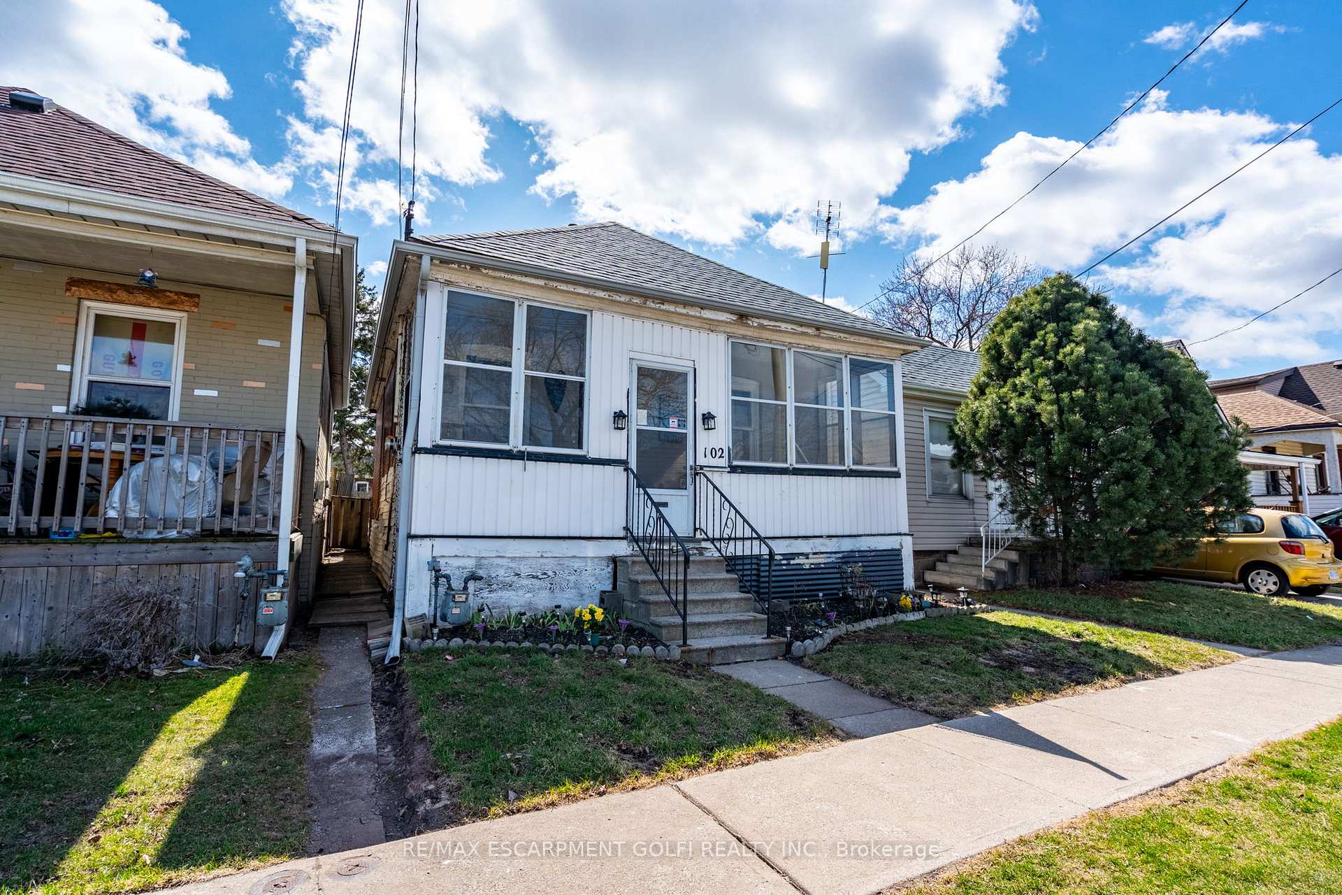 102 NEWLANDS Avenue, Hamilton, ON L8H 2T6
