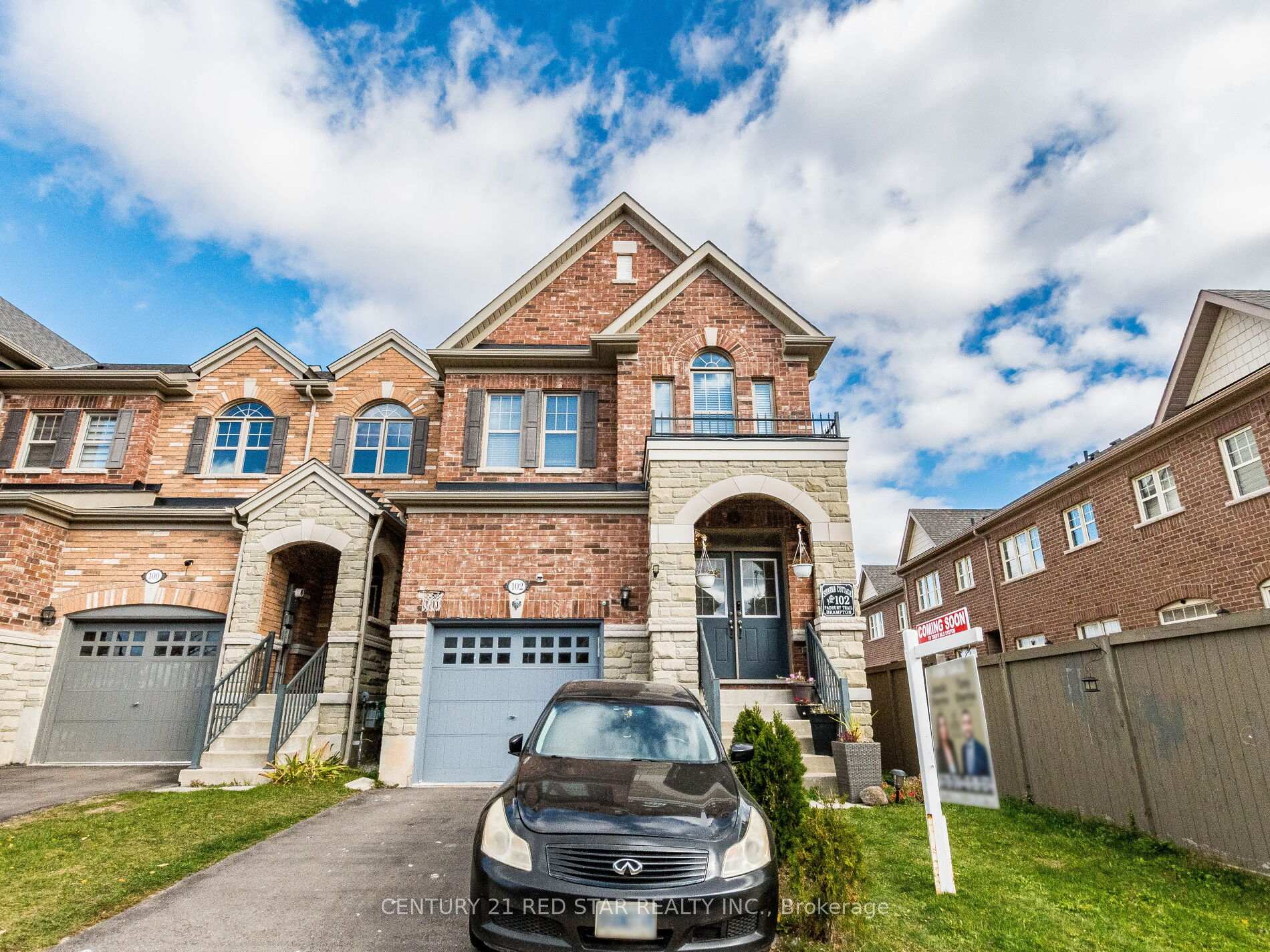 102 Padbury Trail, Brampton, ON L7A 4V4
