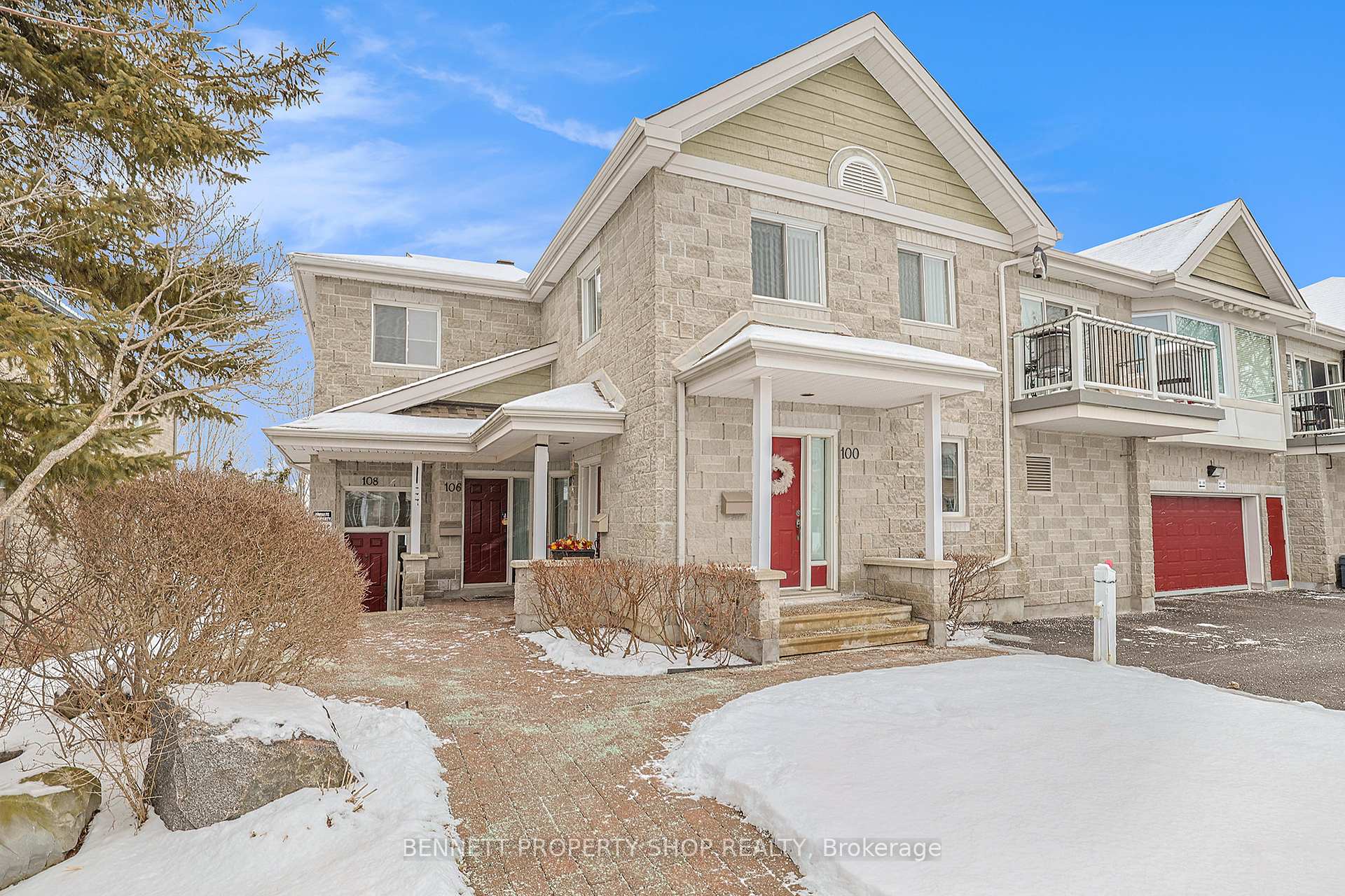 102 Robson Court, Kanata, ON K2K 2W1