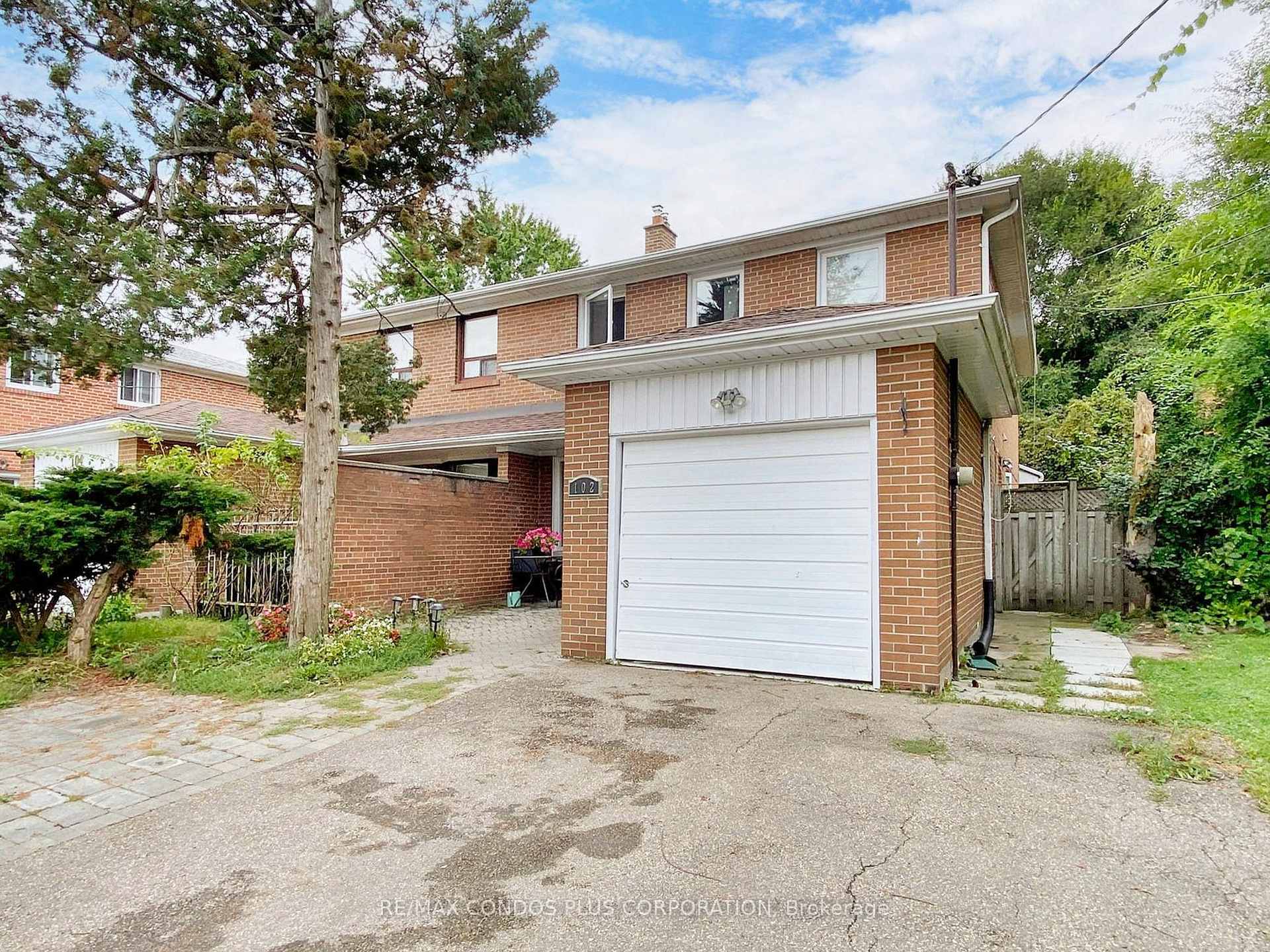 102 Tanjoe Crescent, Toronto, ON M2M 1P7