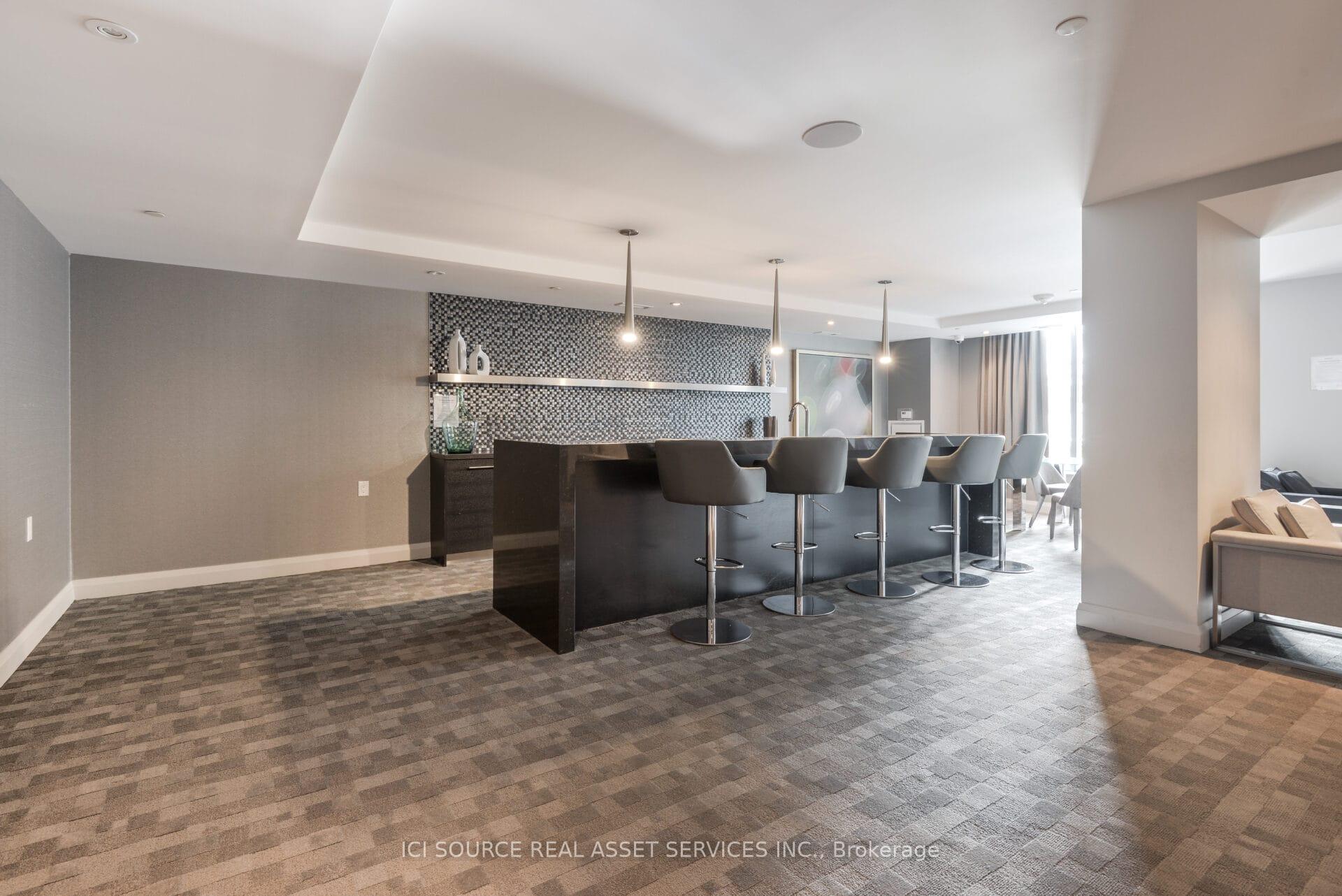 1020 - 525 Adelaide Street W, Toronto, ON M5V 0N7