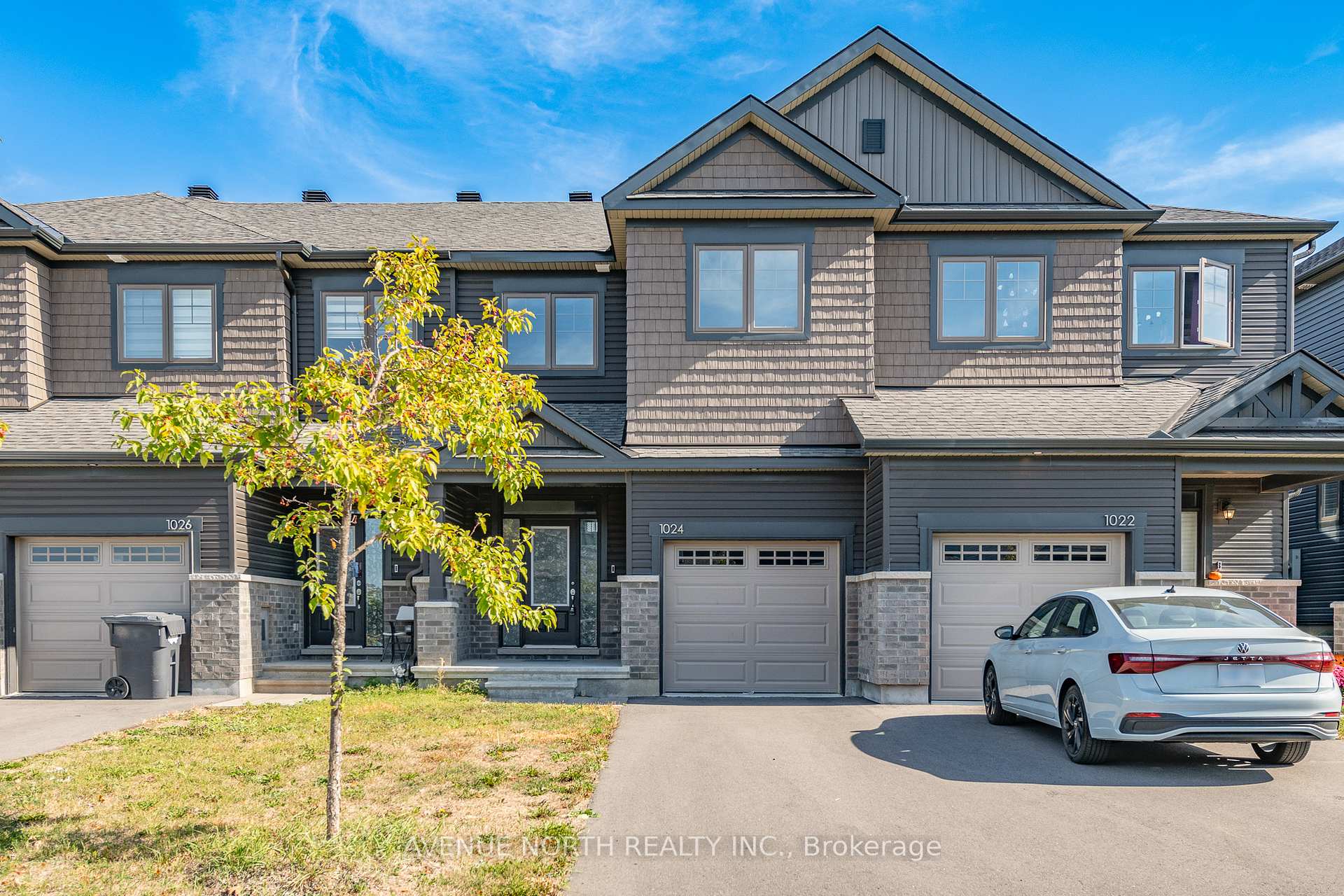 1024 Kijik Crescent, Blossom Park - Airport and Area, ON K1X 0G9