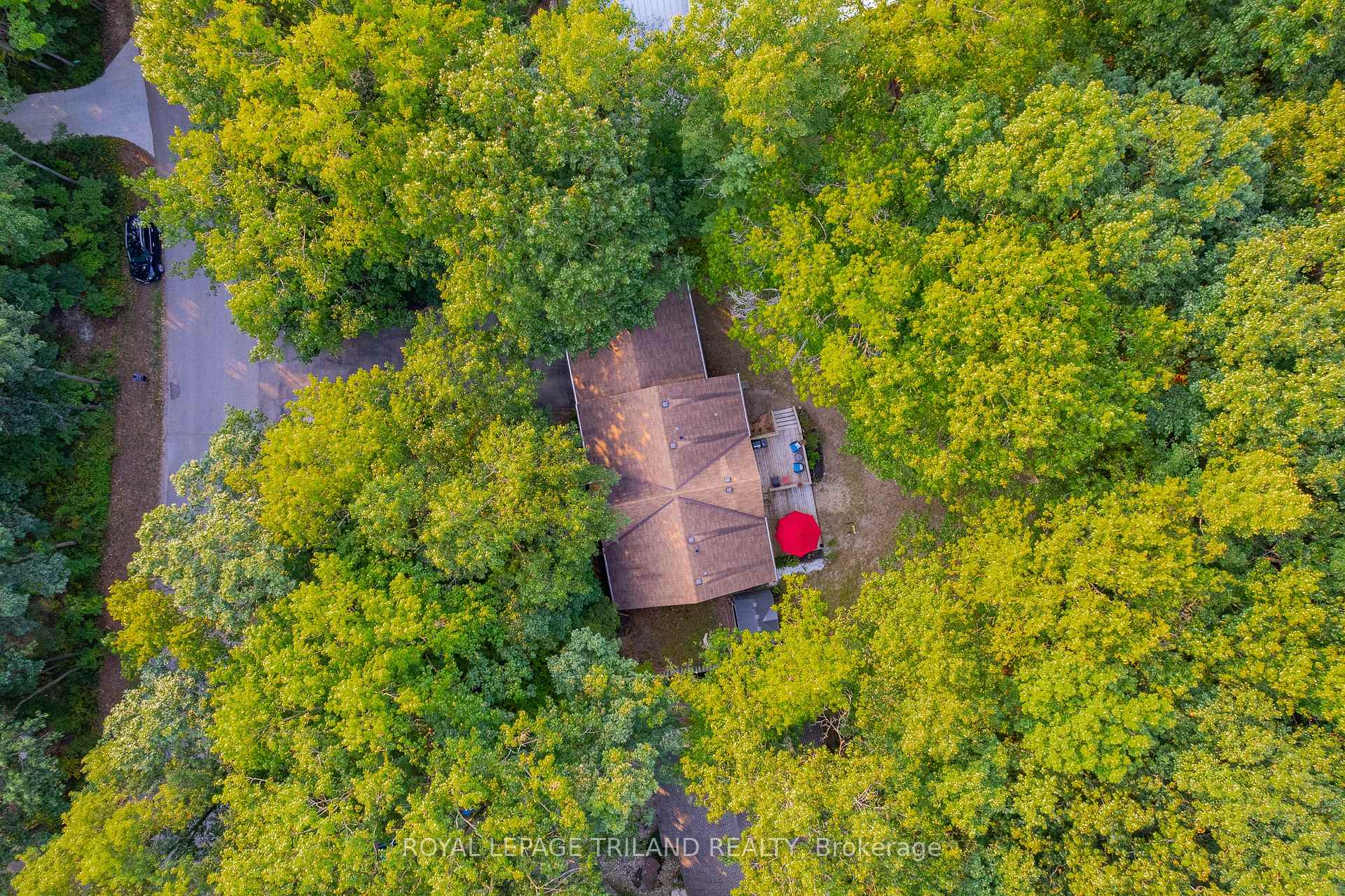 10248 Pinetree Drive, Lambton Shores, ON N0M 1T0