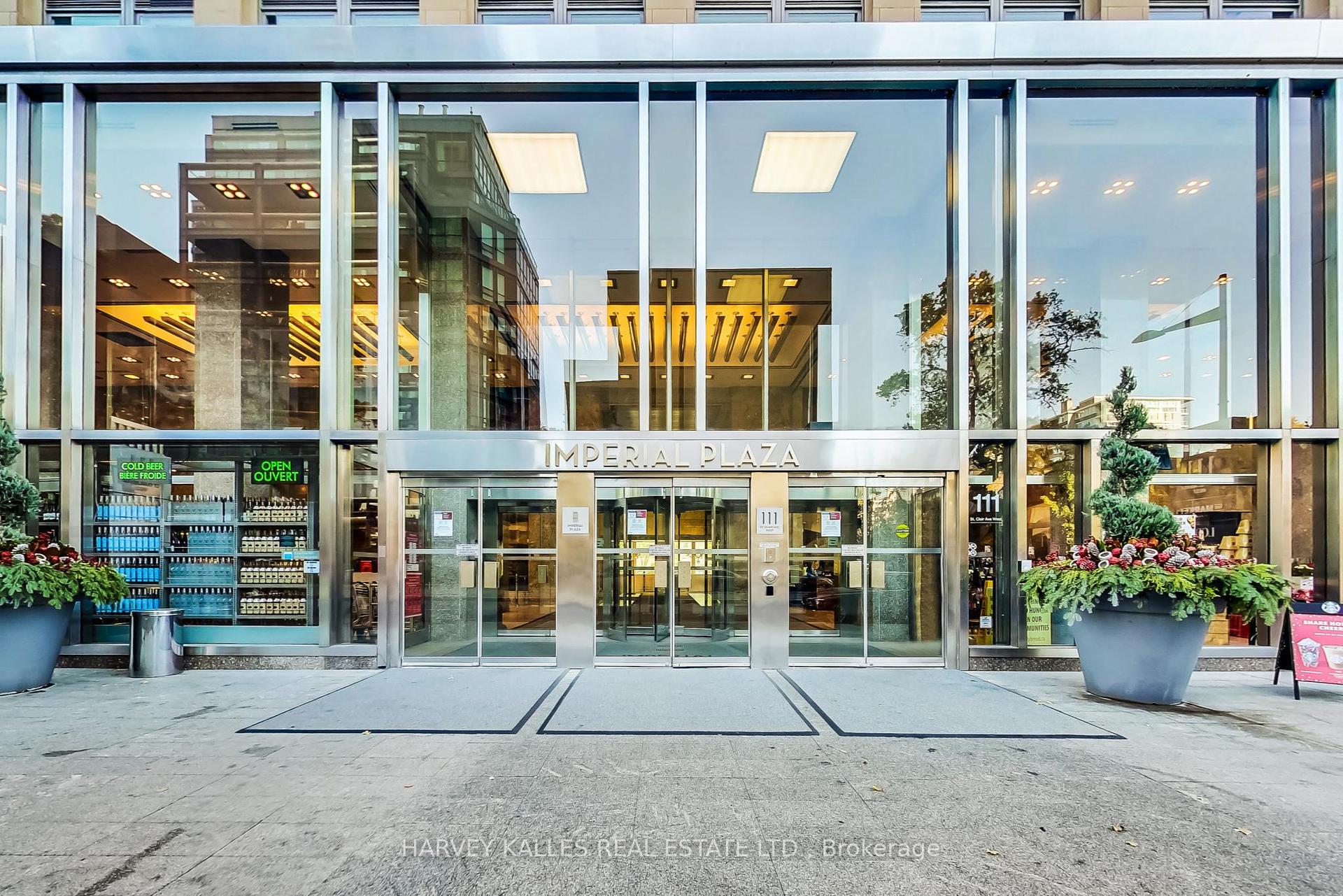 1025 - 111 St.Clair Avenue, Toronto, ON M4V 1N5