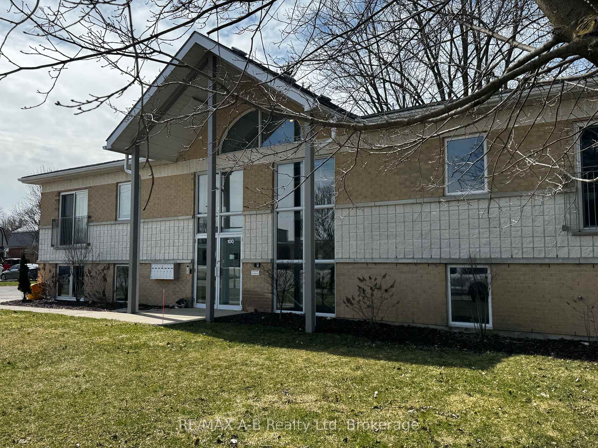 103 - 100 Gordon Street, Stratford, ON N5A 7T8