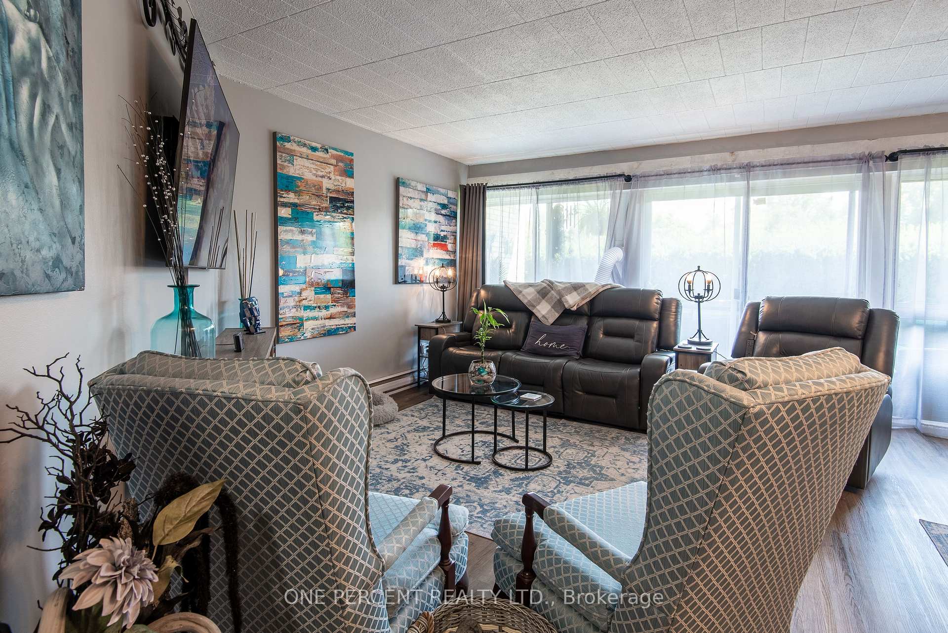 103 - 105 Conroy Crescent, Guelph, ON N1G 2V5