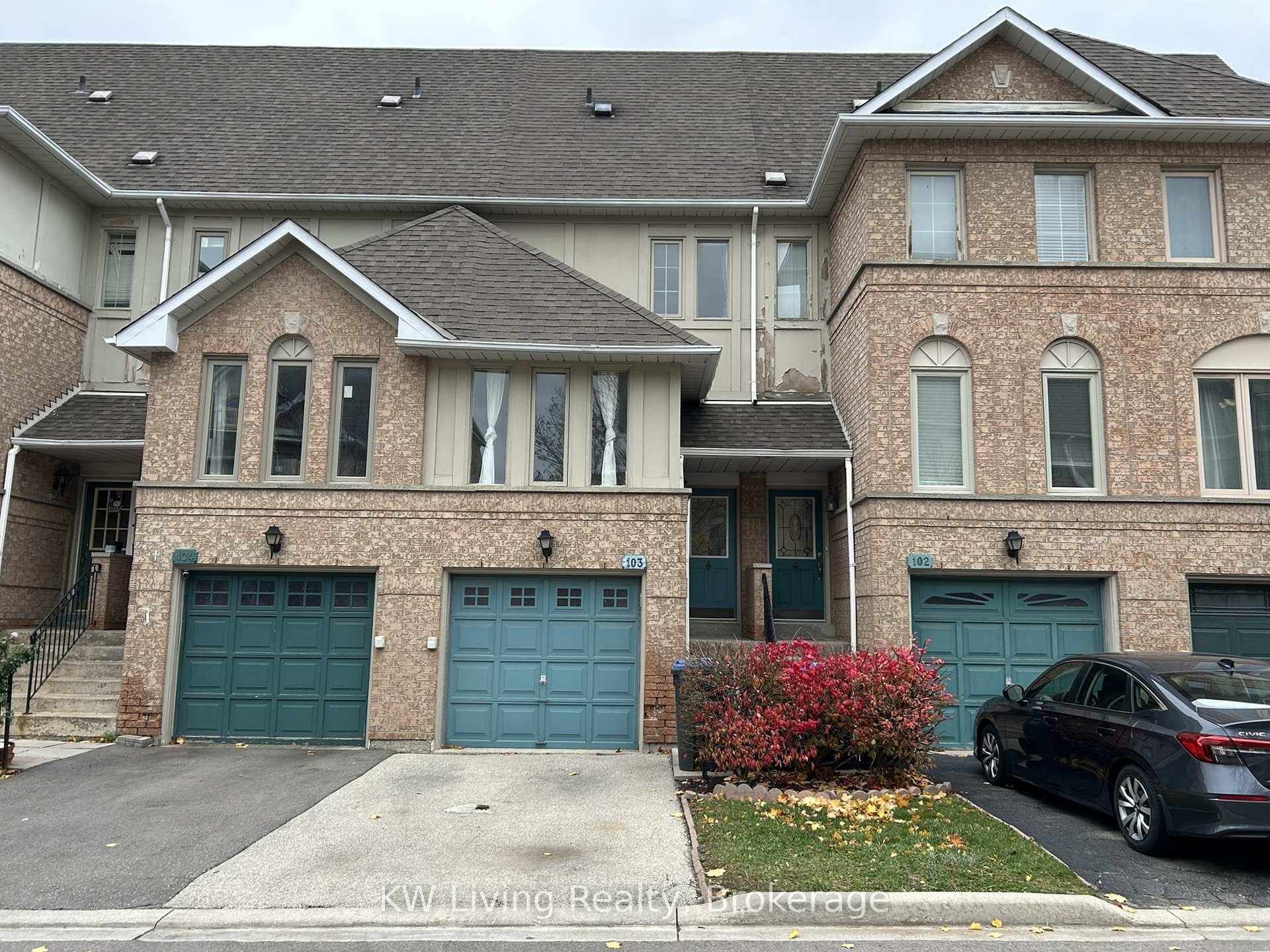 103 - 1050 Bristol Road W, Mississauga, ON L5V 2E8