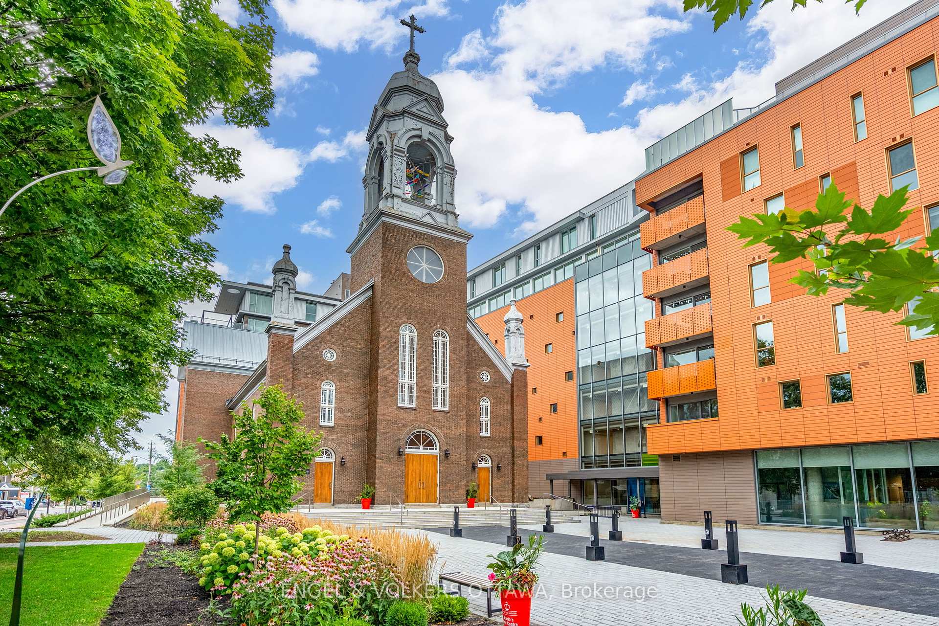 103 - 135 BARRETTE Street, Vanier and Kingsview Park, ON K1L 7Z9