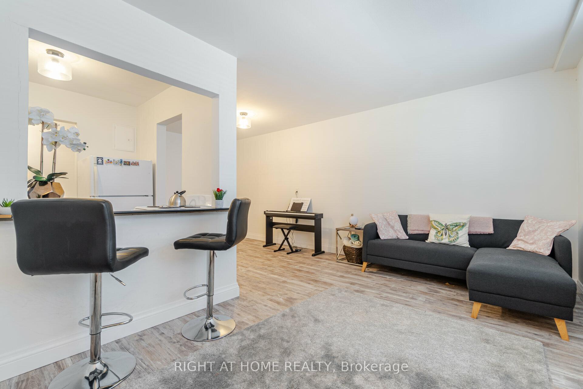 103 - 57 Mericourt Road, Hamilton, ON L8S 2N5