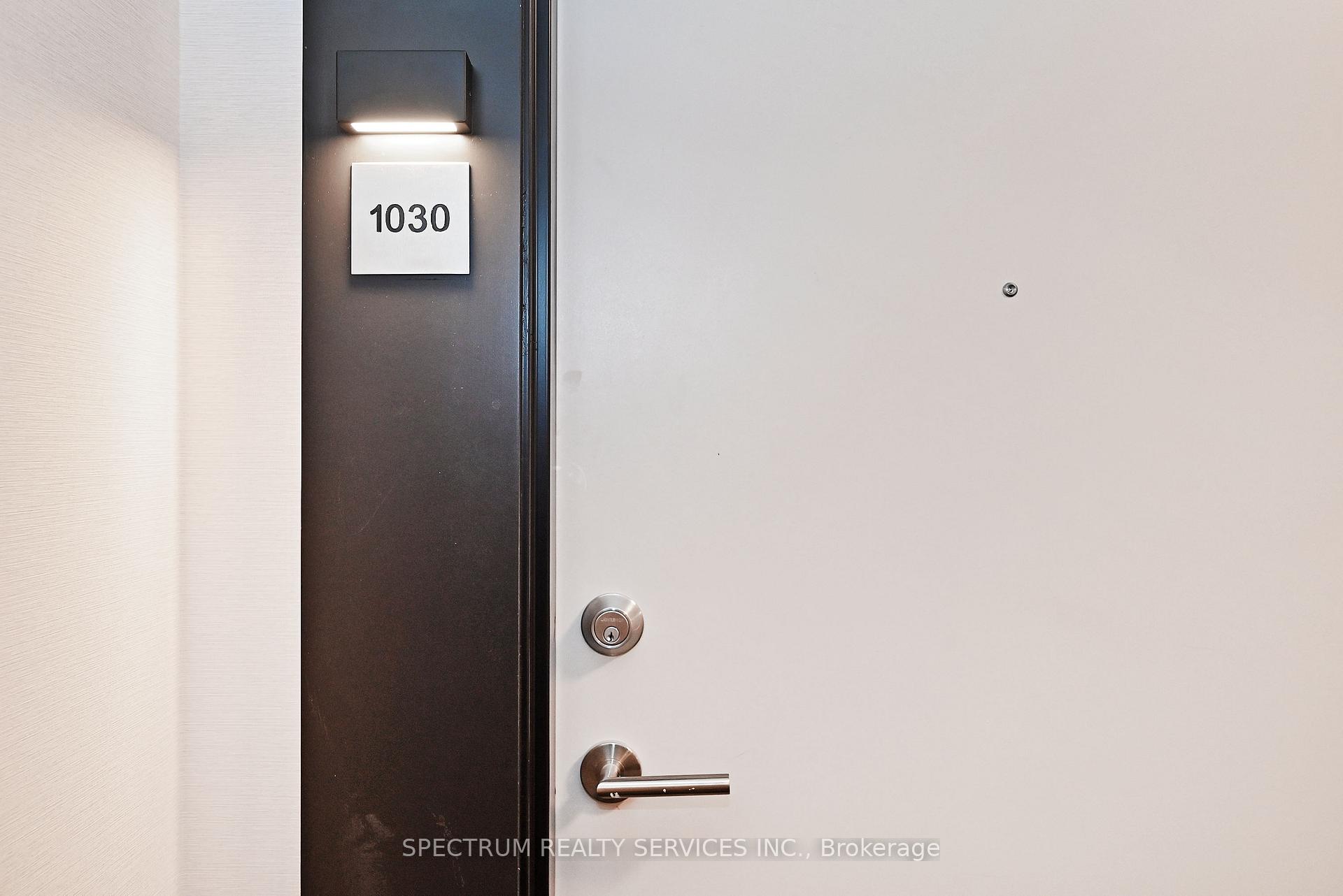 1030 - 2 David Eyer Road, Richmond Hill, ON L4S 0N6