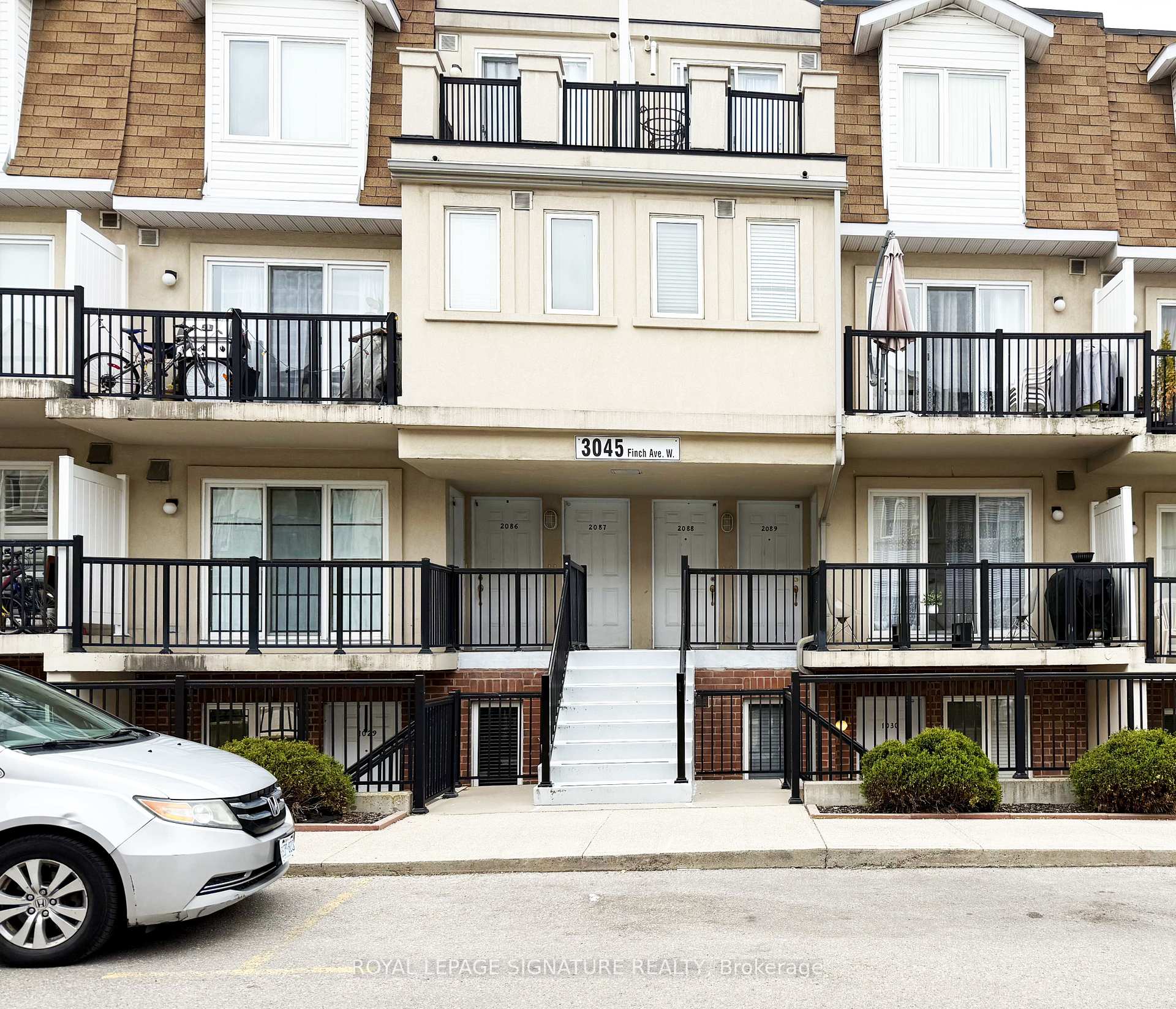 1030 - 3045 Finch Avenue W, Toronto, ON M9M 0A5