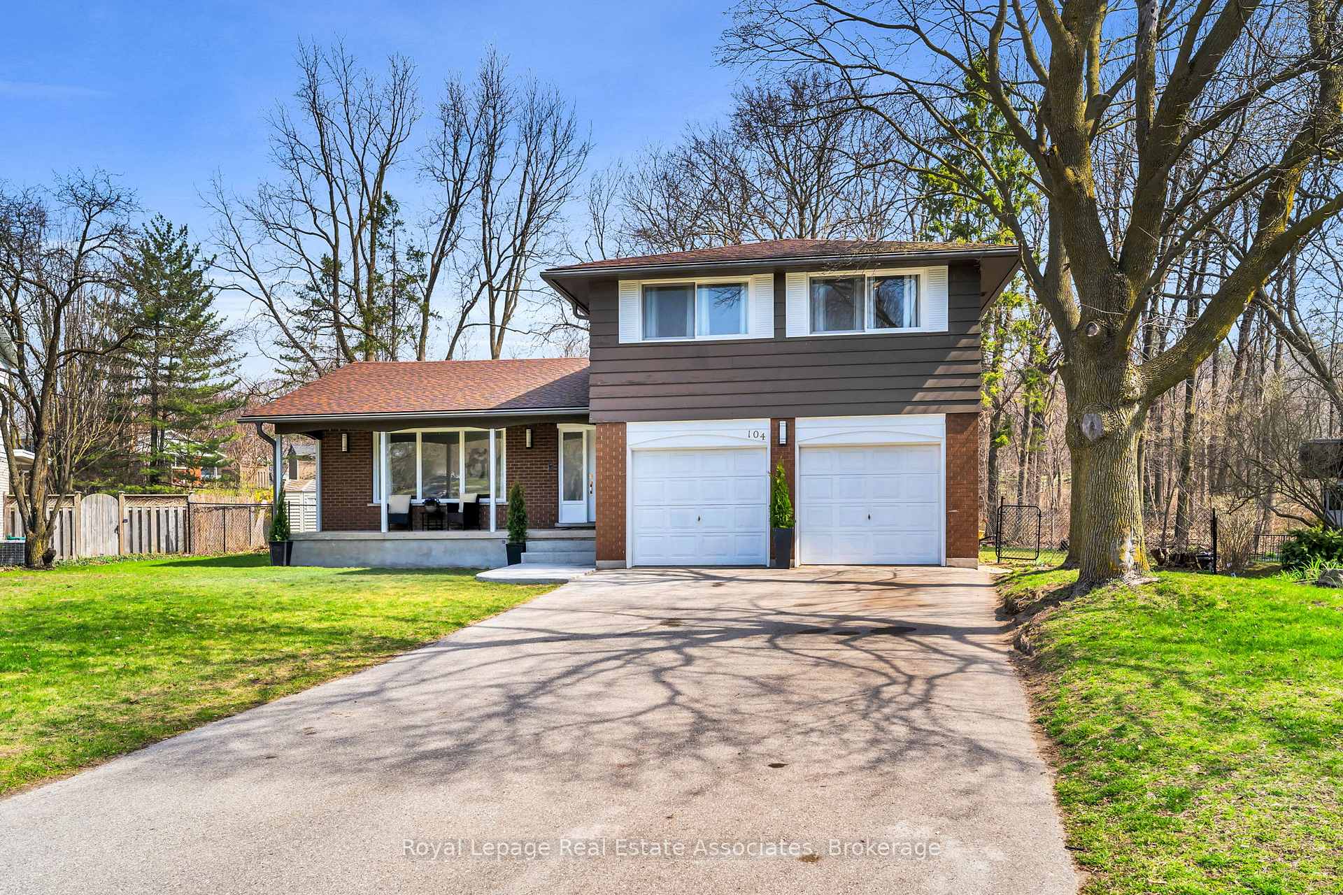 104 Cardinal Crescent S, Waterloo, ON N2J 2E9