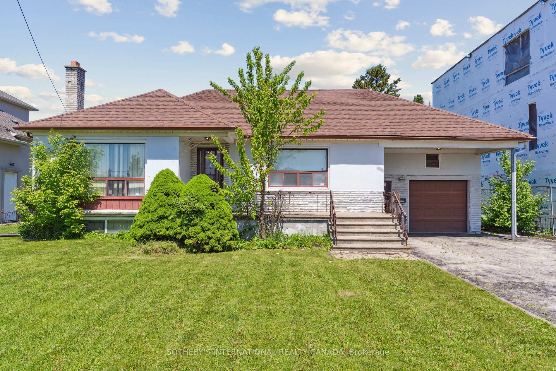 104 Crestwood Road, Vaughan, ON L4J 1A6