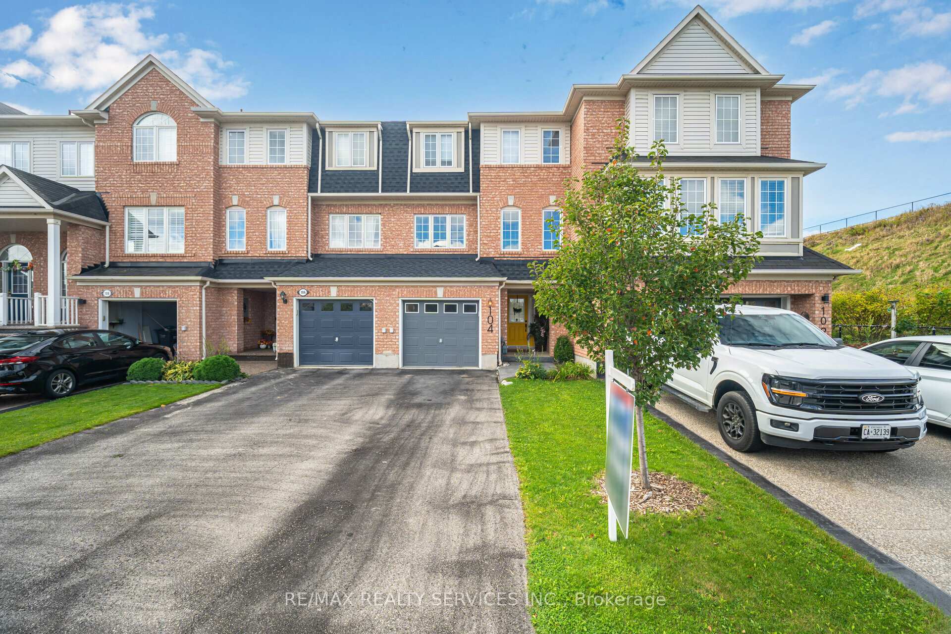 104 Decker Hollow Circle, Brampton, ON L6X 0L5