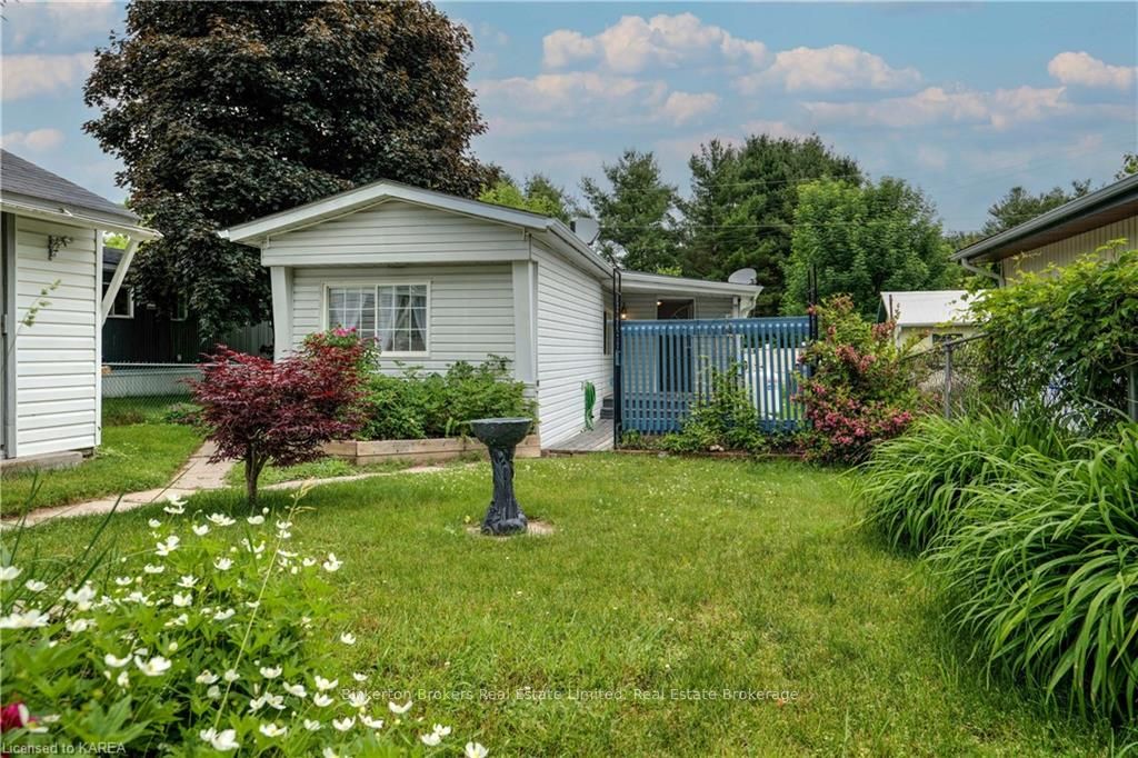 27 - 104 Ellisville Road, Leeds and the Thousand Islands, ON K0H 2N0