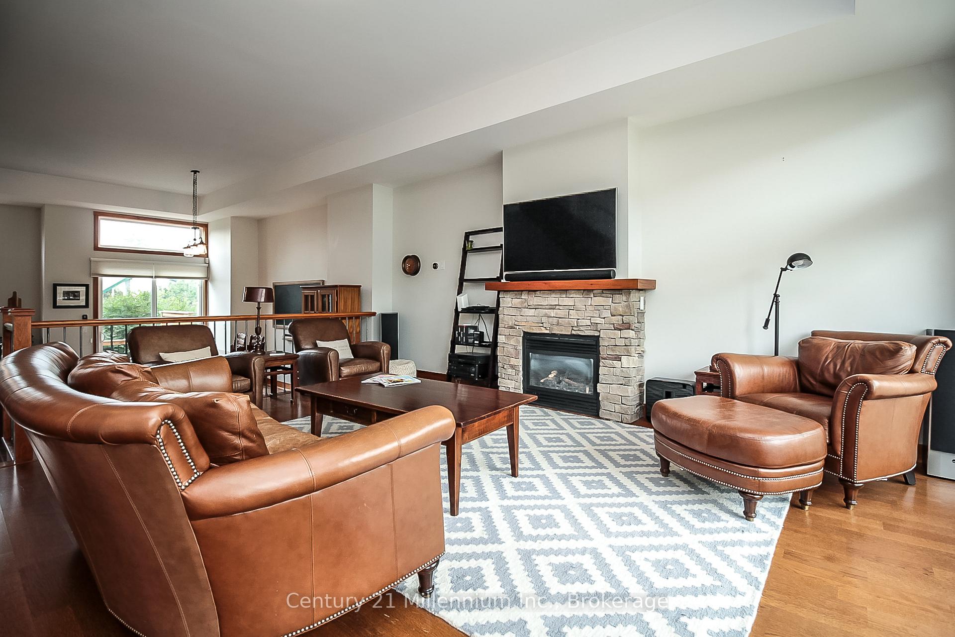 7 - 104 Farm Gate Road, Blue Mountains, ON L9Y 0L7