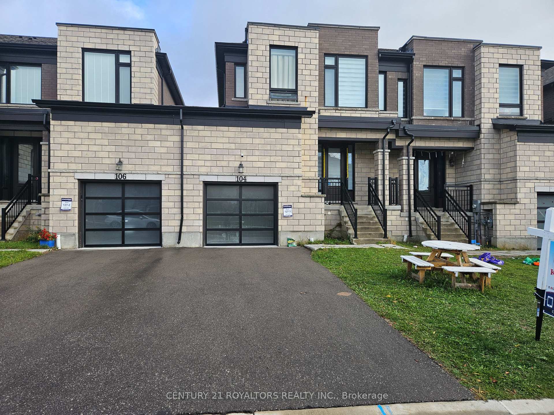 104 Huntingford Trail, Woodstock, ON N4T 0M2
