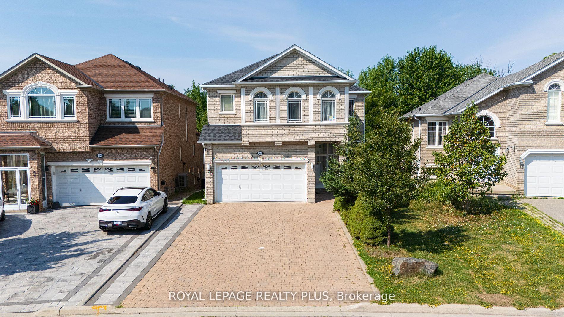 104 Melbourne Drive, Richmond Hill, ON L4S 2G7