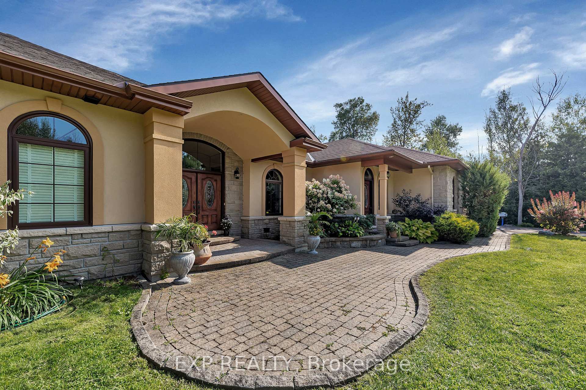 104 Sentinel Pine Way, Carp - Huntley Ward, ON K0A 1L0