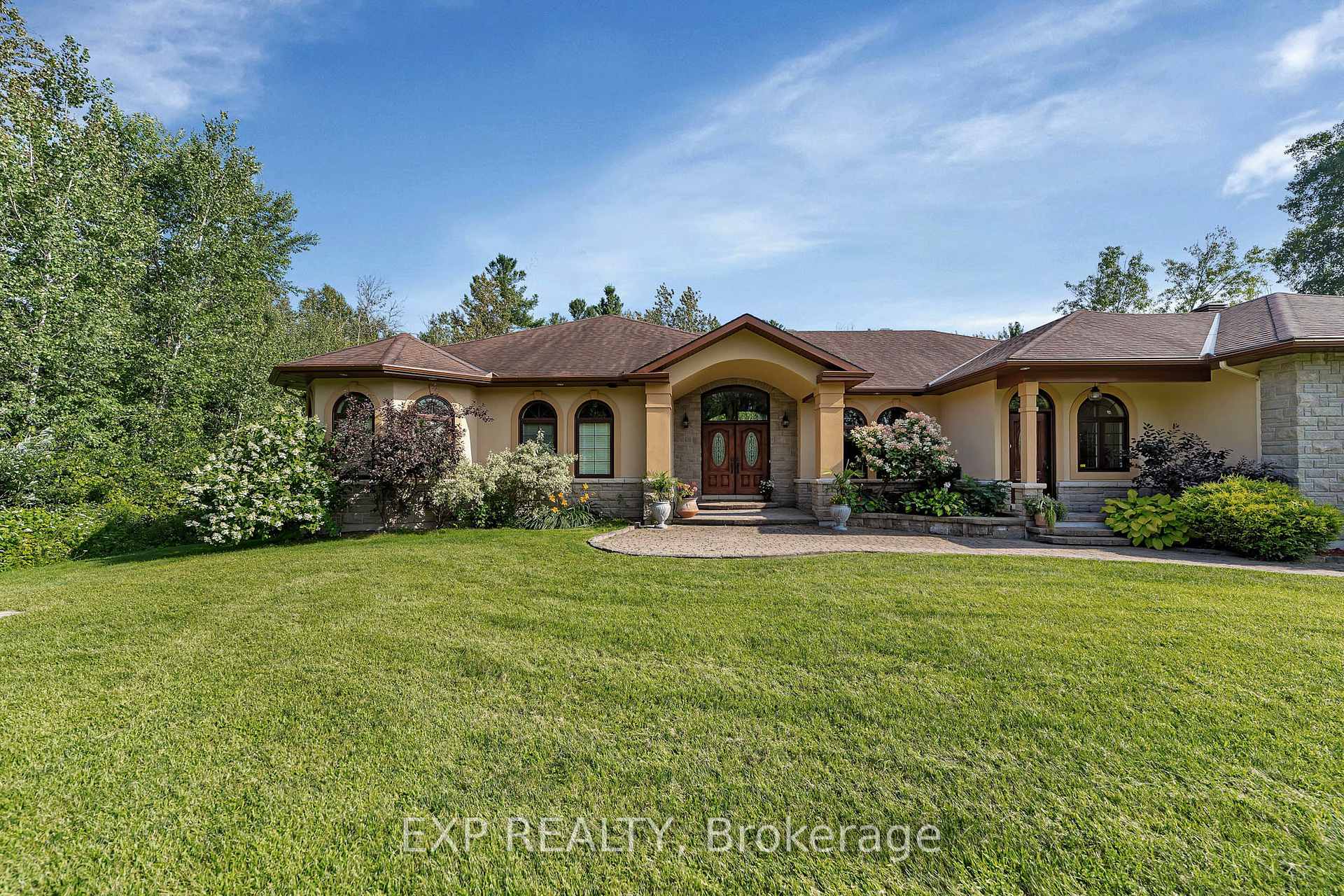 104 Sentinel Pine Way, Carp - Huntley Ward, ON K0A 1L0