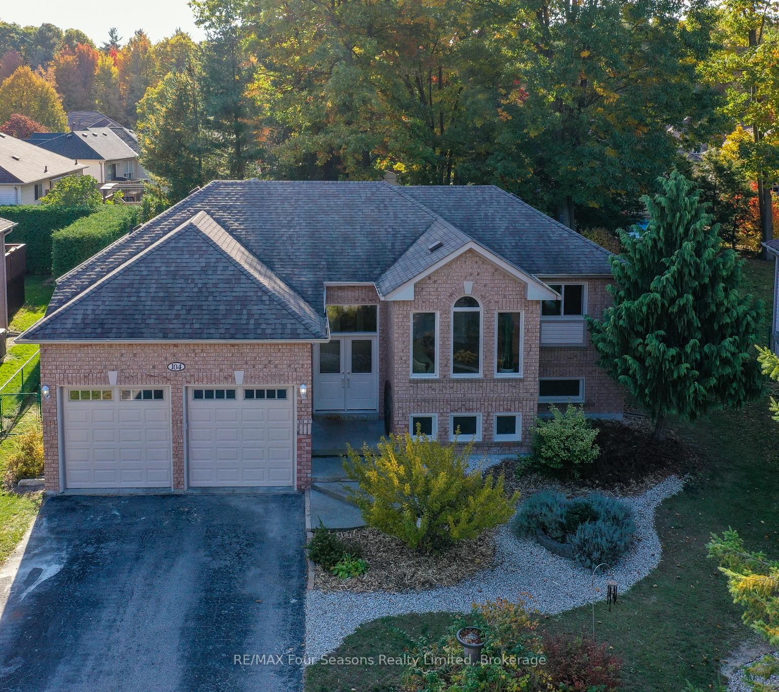104 Silver Birch Avenue, Wasaga Beach, ON L9Z 1N8