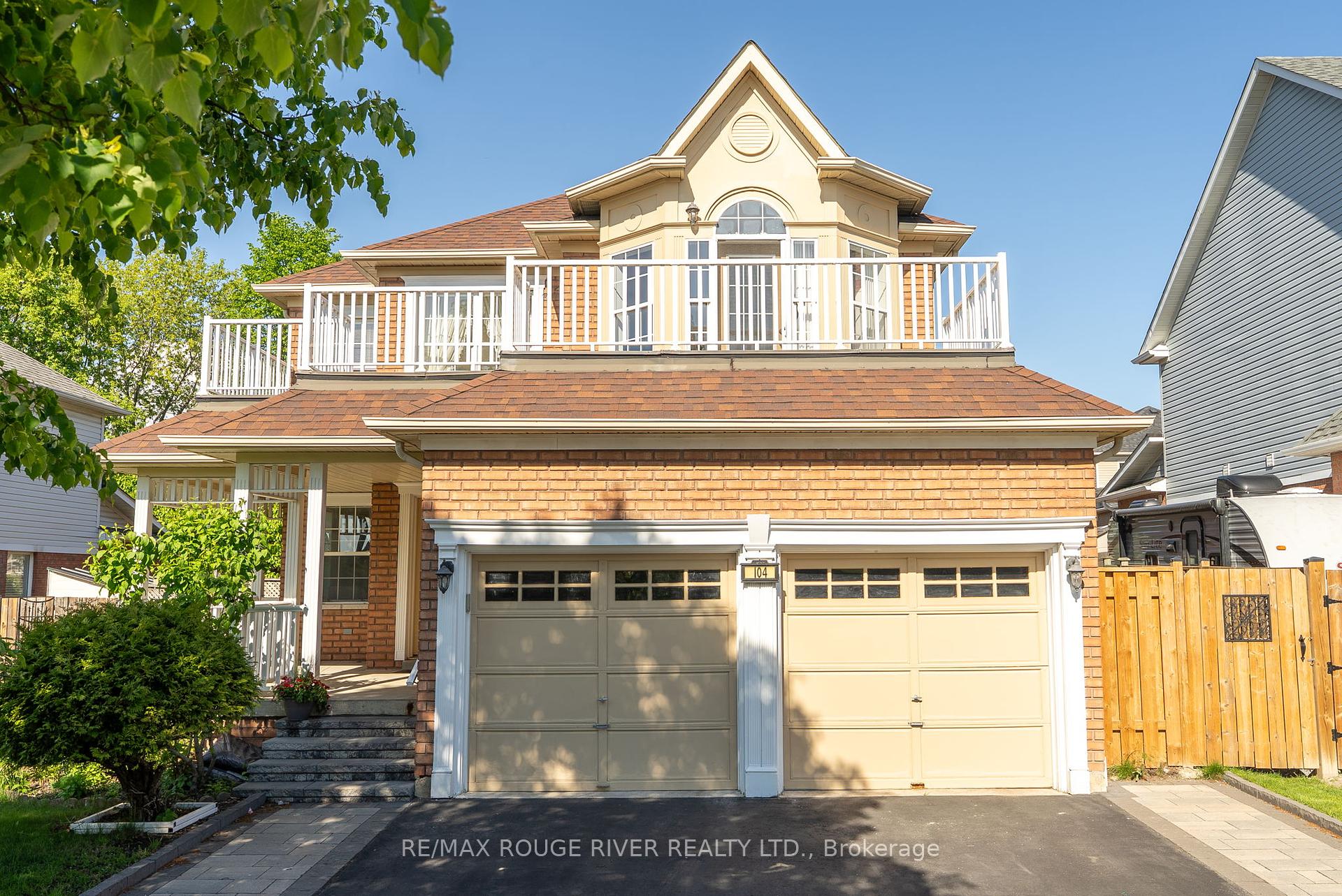 104 Willowbrook Drive, Whitby, ON L1R 2S8