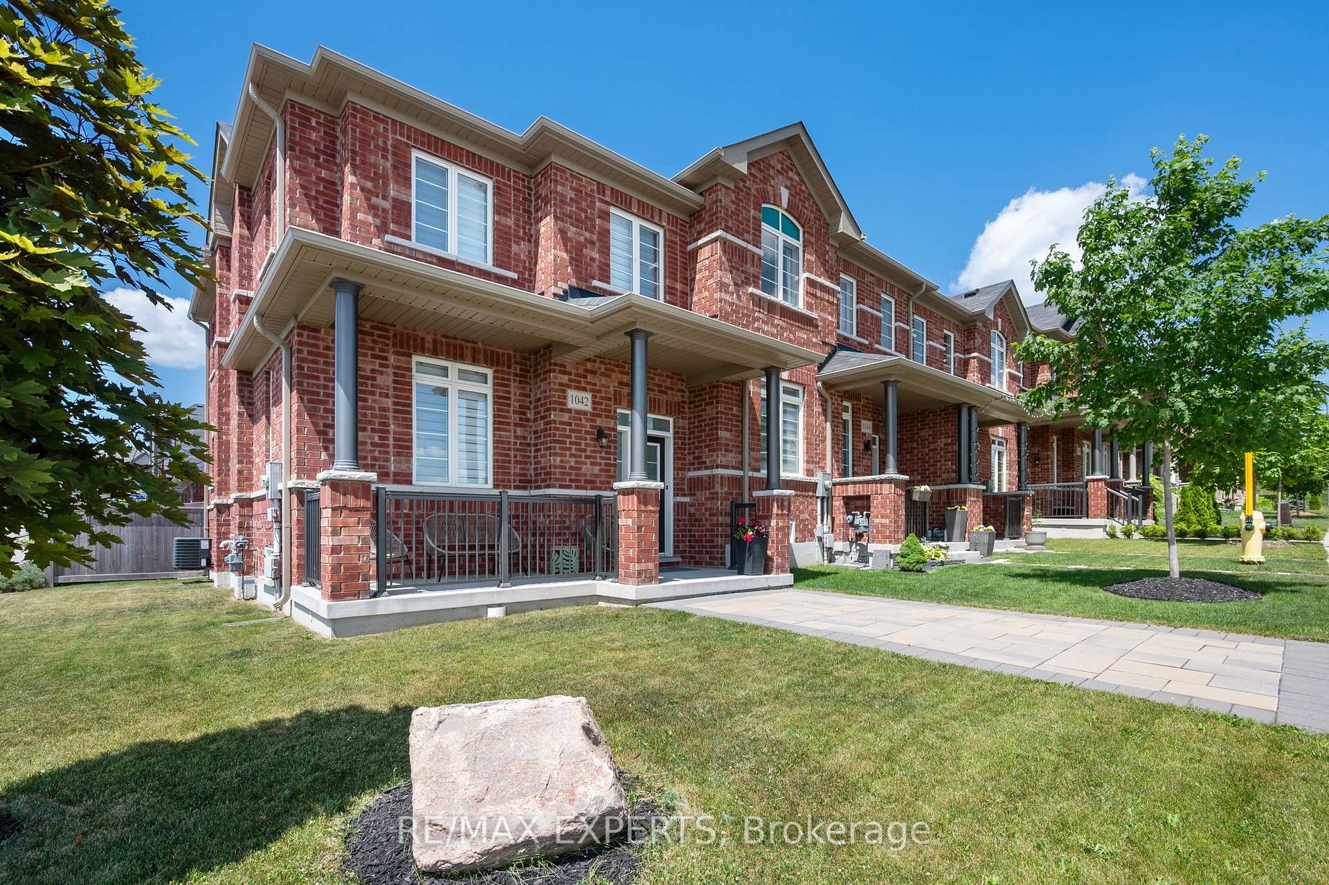 1042 Murrell Boulevard, East Gwillimbury, ON L9N 0X8