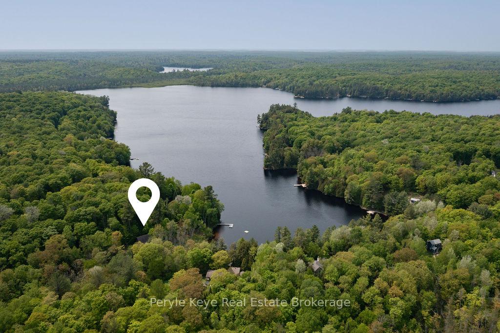 1042 S Menominee Lake Road, Lake of Bays, ON P0B 1A0