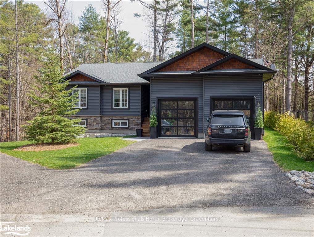 1043 FLEMING Drive W, Gravenhurst, ON P0E 1G0