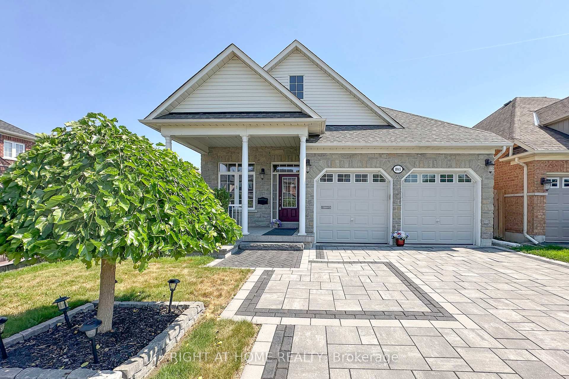 1045 Coyston Court, Oshawa, ON L1K 3C4