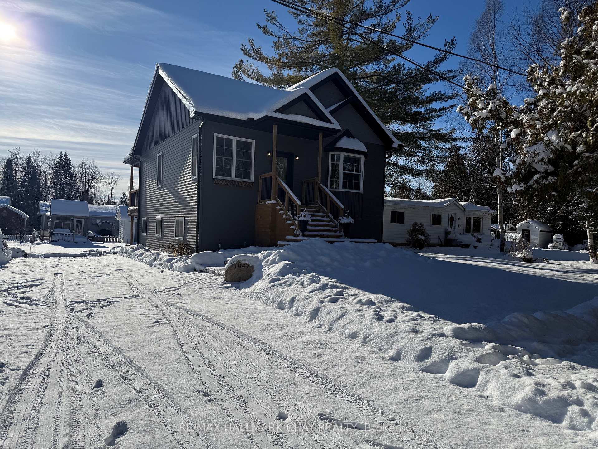 1047 LARCH Street, Innisfil, ON L0L 1C0