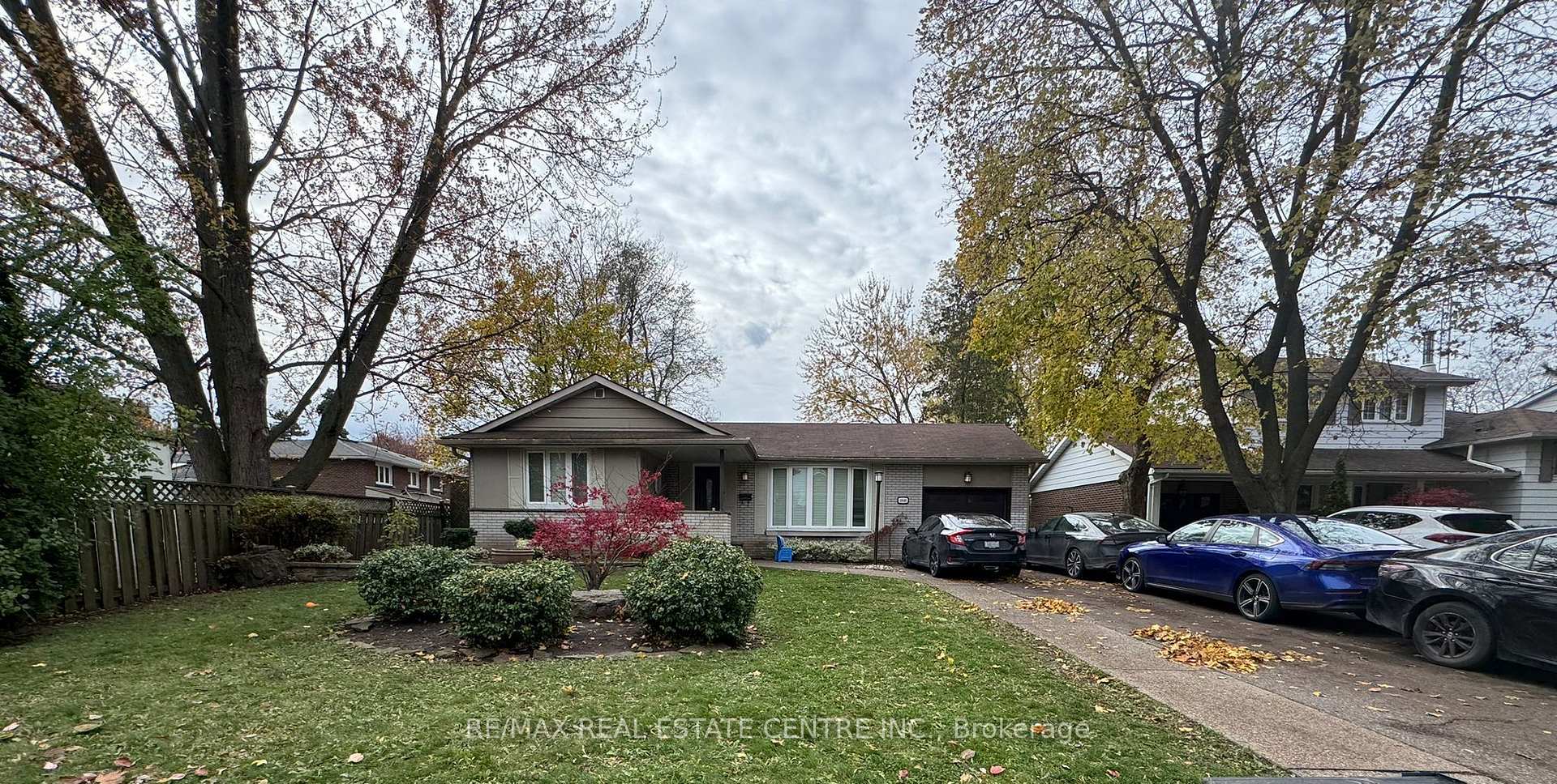 1048 Robarts Road, Oakville, ON L6H 2B1