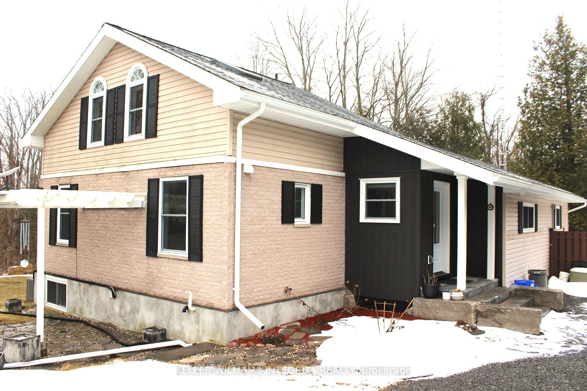 1048 Upper Perth Road, Lanark Highlands, ON K0A 1A0