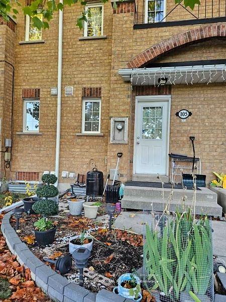 105 - 2 Hedge End Road, Toronto, ON M1B 5Z8
